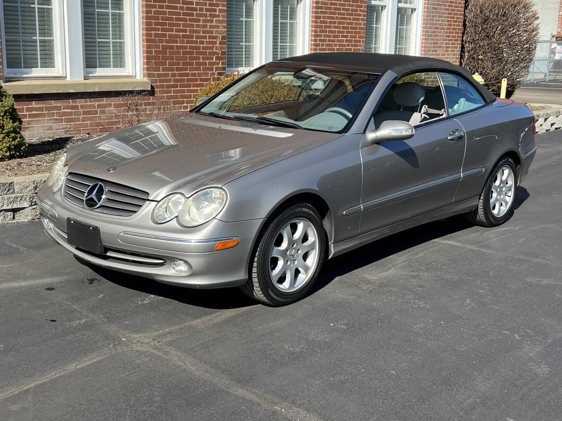 2004 Mercedes-Benz CLK320 Convertible at Glendale 2023 as T137 - Mecum ...