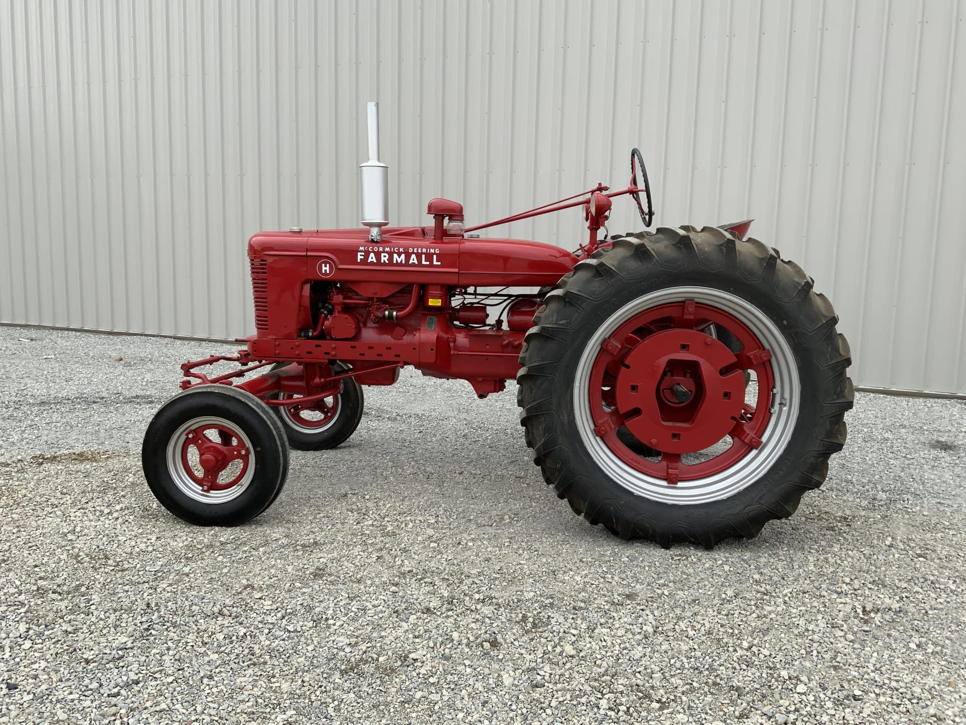 1940 Farmall H at Gone Farmin' Spring Classic 2023 asF190 - Mecum Auctions