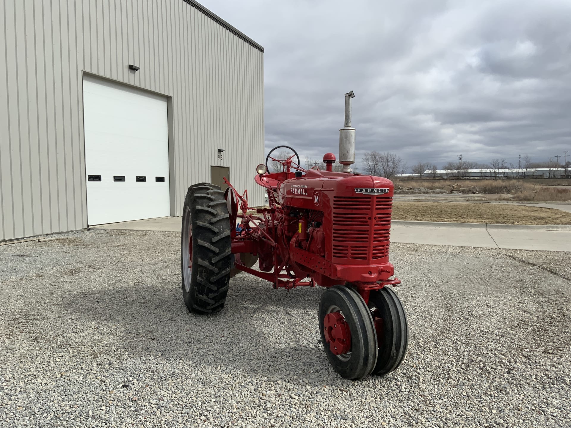 1948 Farmall M with 3-Bottom Disc Plow at Gone Farmin' Spring Classic ...