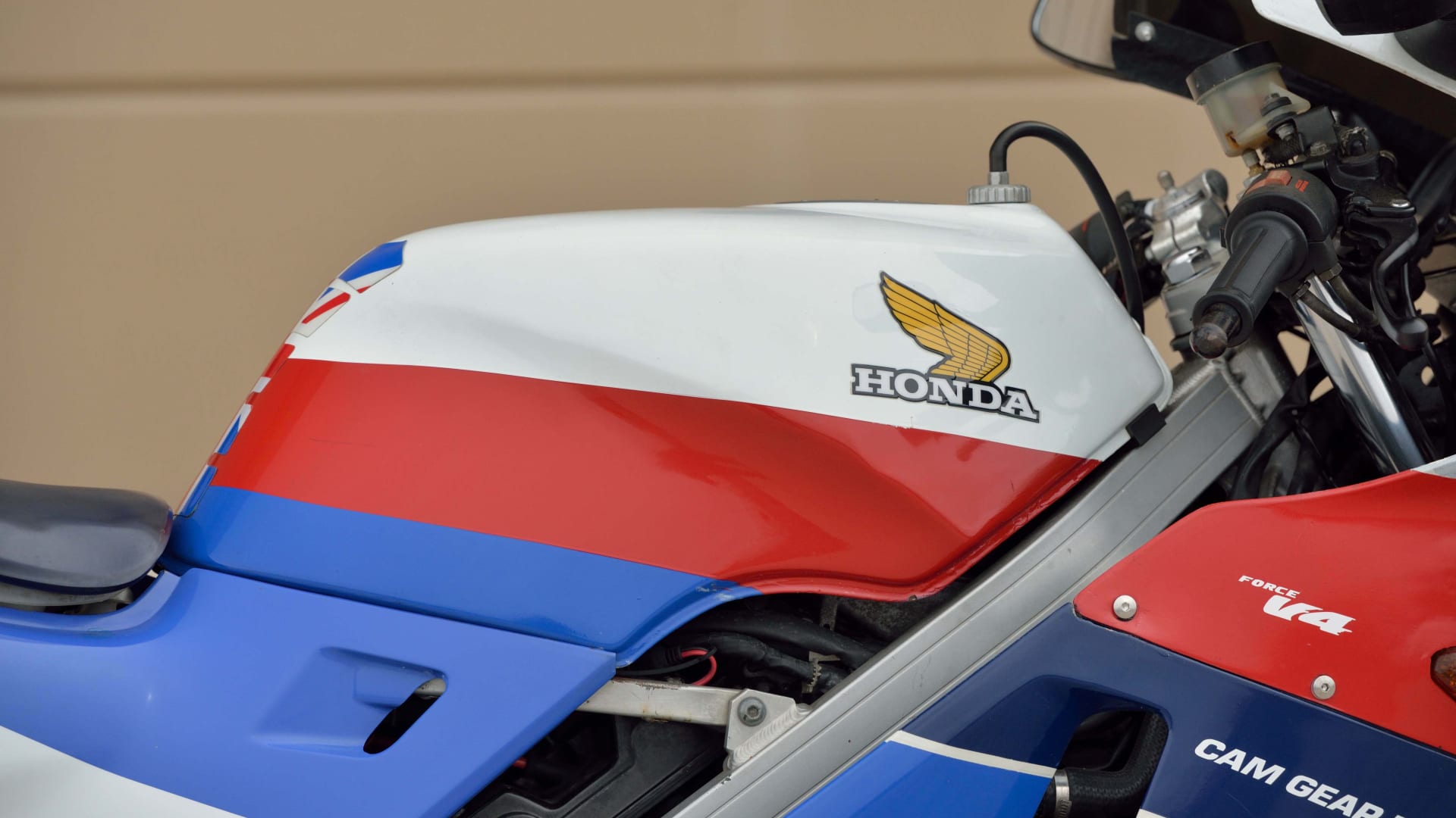 1987 Honda VFR400 NC24 at Glendale 2023 as W7 - Mecum Auctions