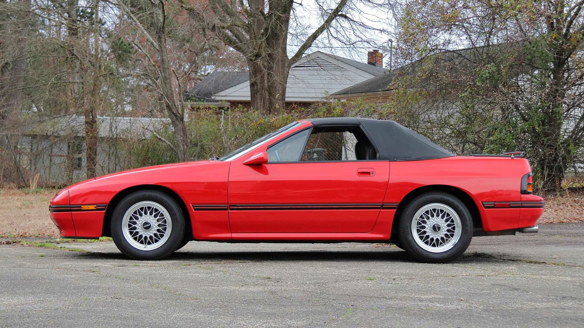 1988 Mazda RX7 at Indy 2023 as T137 - Mecum Auctions