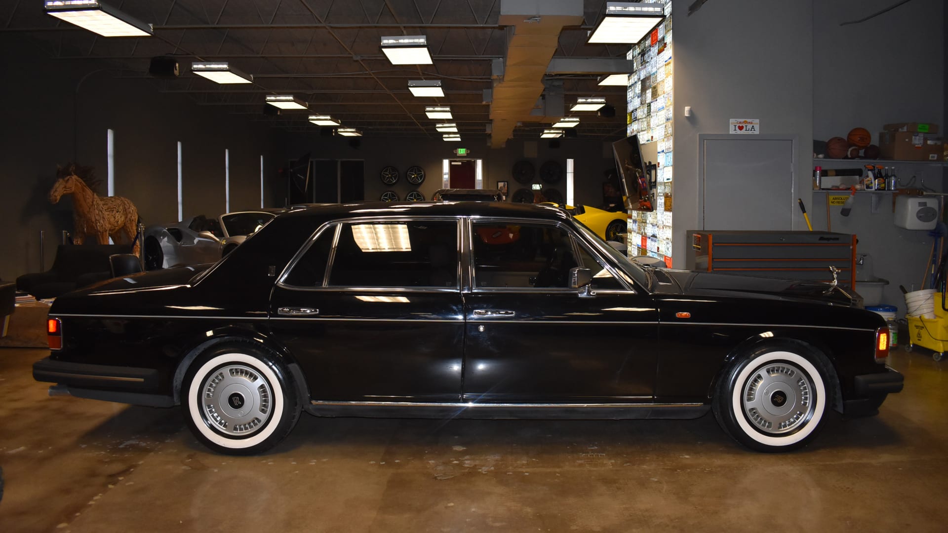 1995 Rolls-Royce Flying Spur at Houston 2023 as T67 - Mecum Auctions