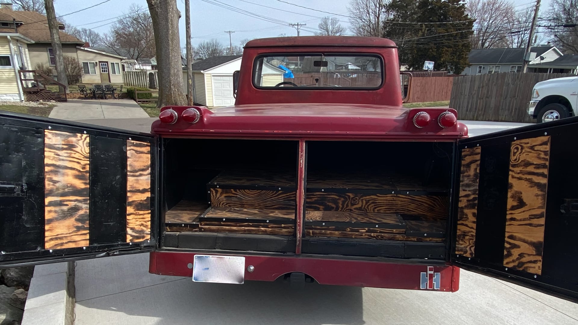 1960 International B100 Pickup at Indy 2023 as W48 - Mecum Auctions