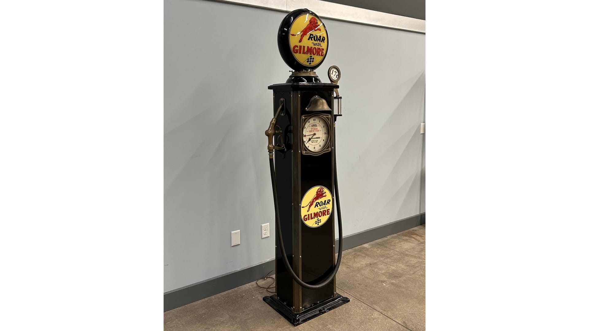 Custom Gilmore Gas Pump at Glendale 2023 as Z424.1 - Mecum Auctions