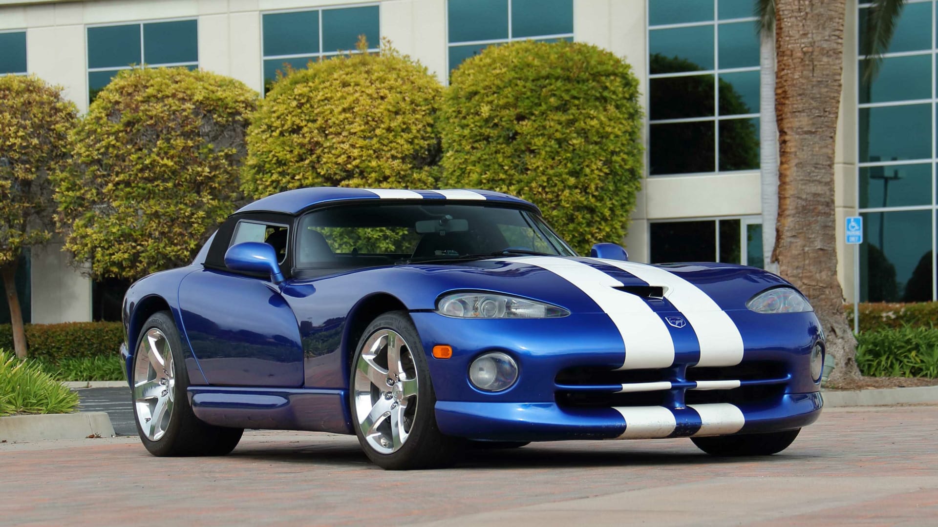 1996 Dodge Viper RT/10 Roadster at Glendale 2023 as F194 - Mecum Auctions