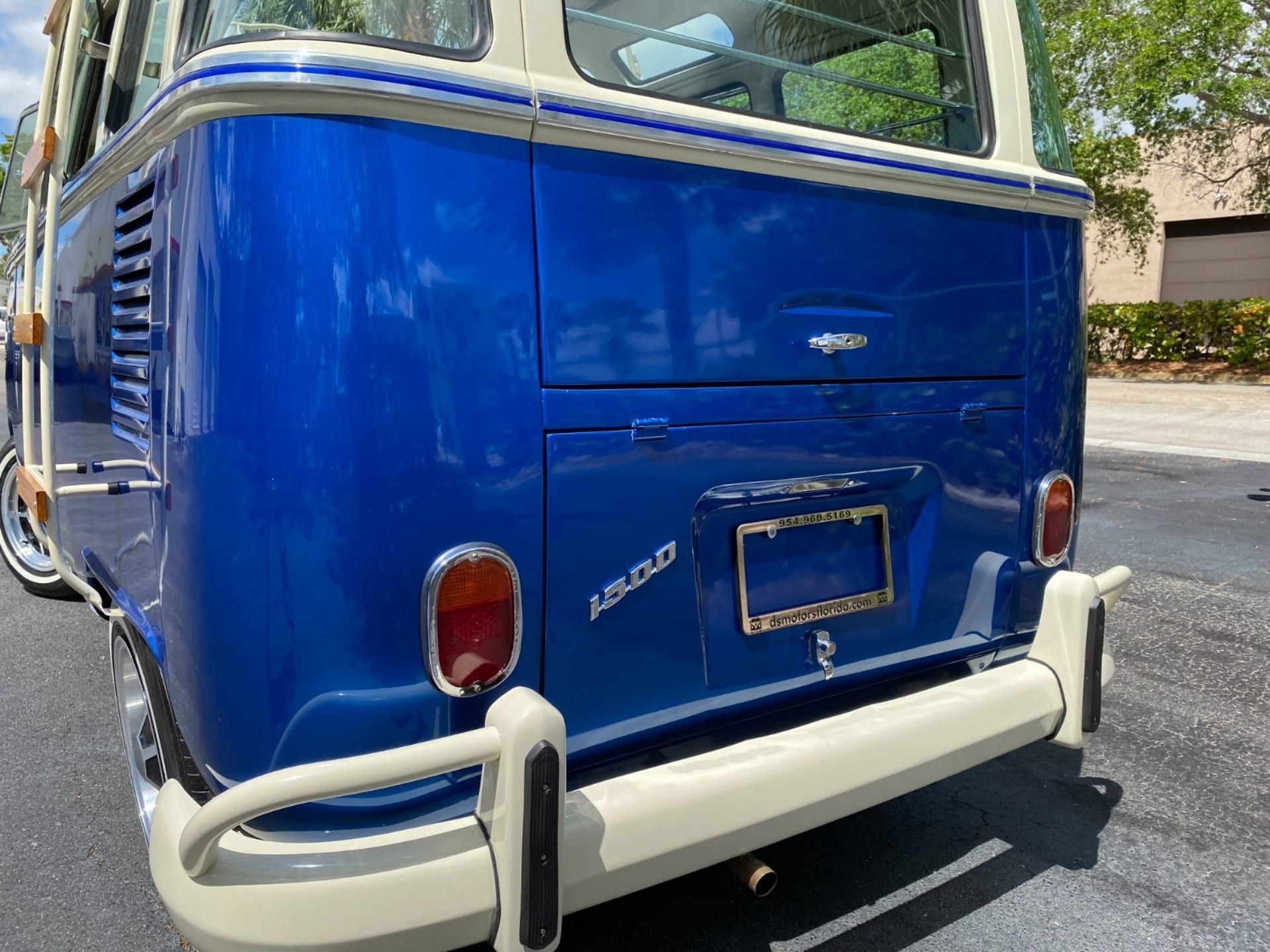 1970 Volkswagen Type II Bus at Glendale 2023 as T56.1 - Mecum Auctions