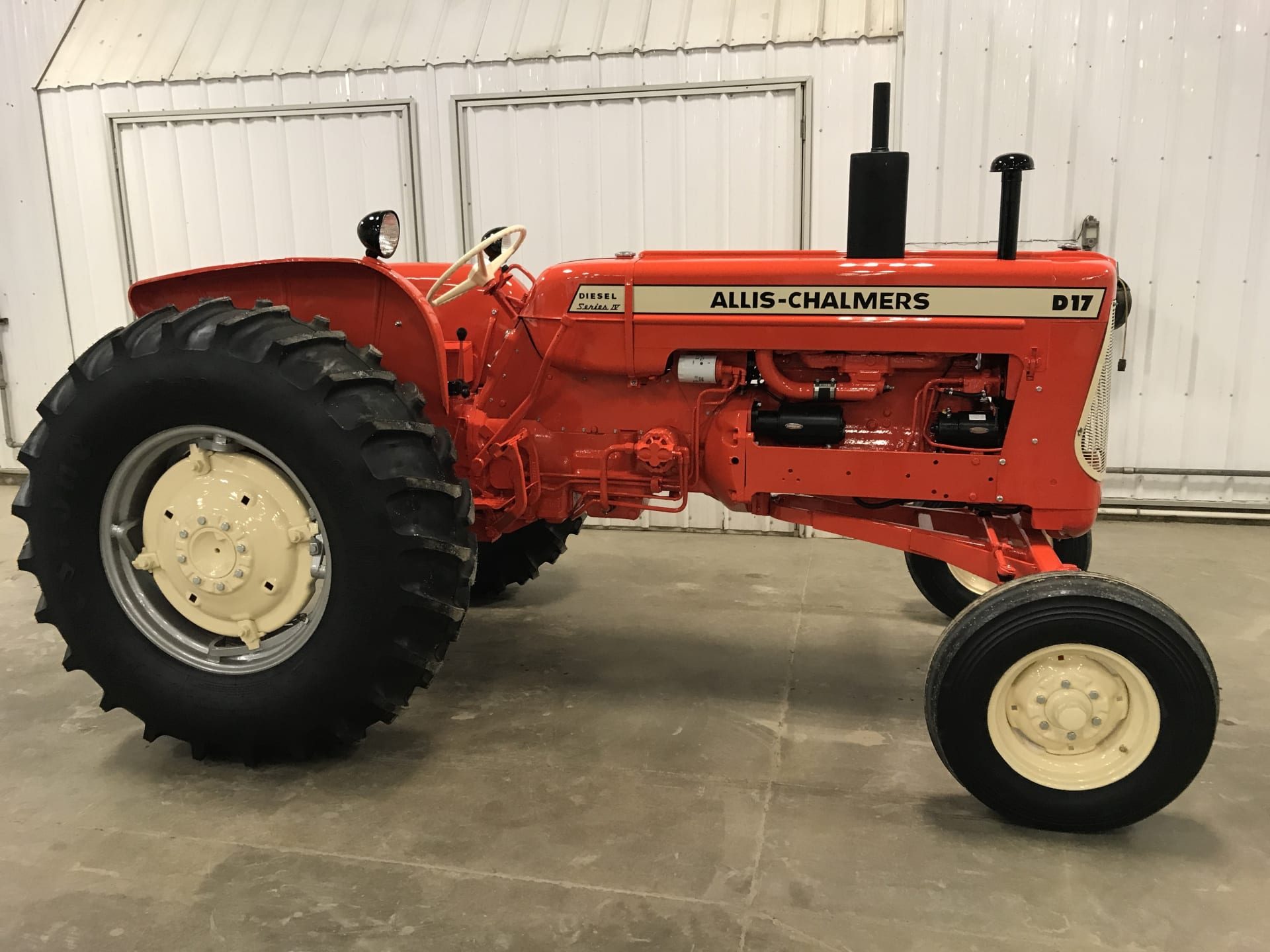 1965 Allis-Chalmers D17 Series 4 Diesel at Gone Farmin' Spring Classic ...
