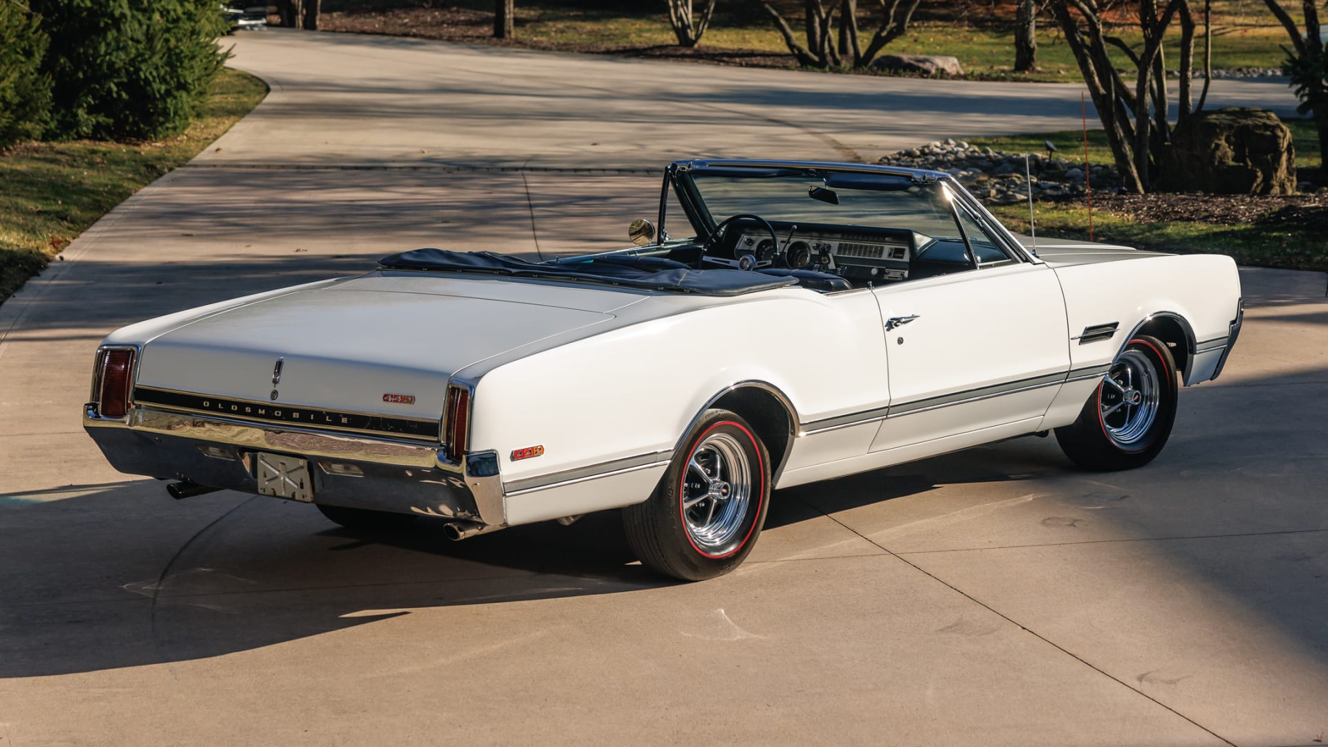 1966 Oldsmobile 442 Convertible at Indy 2023 as S196 - Mecum Auctions