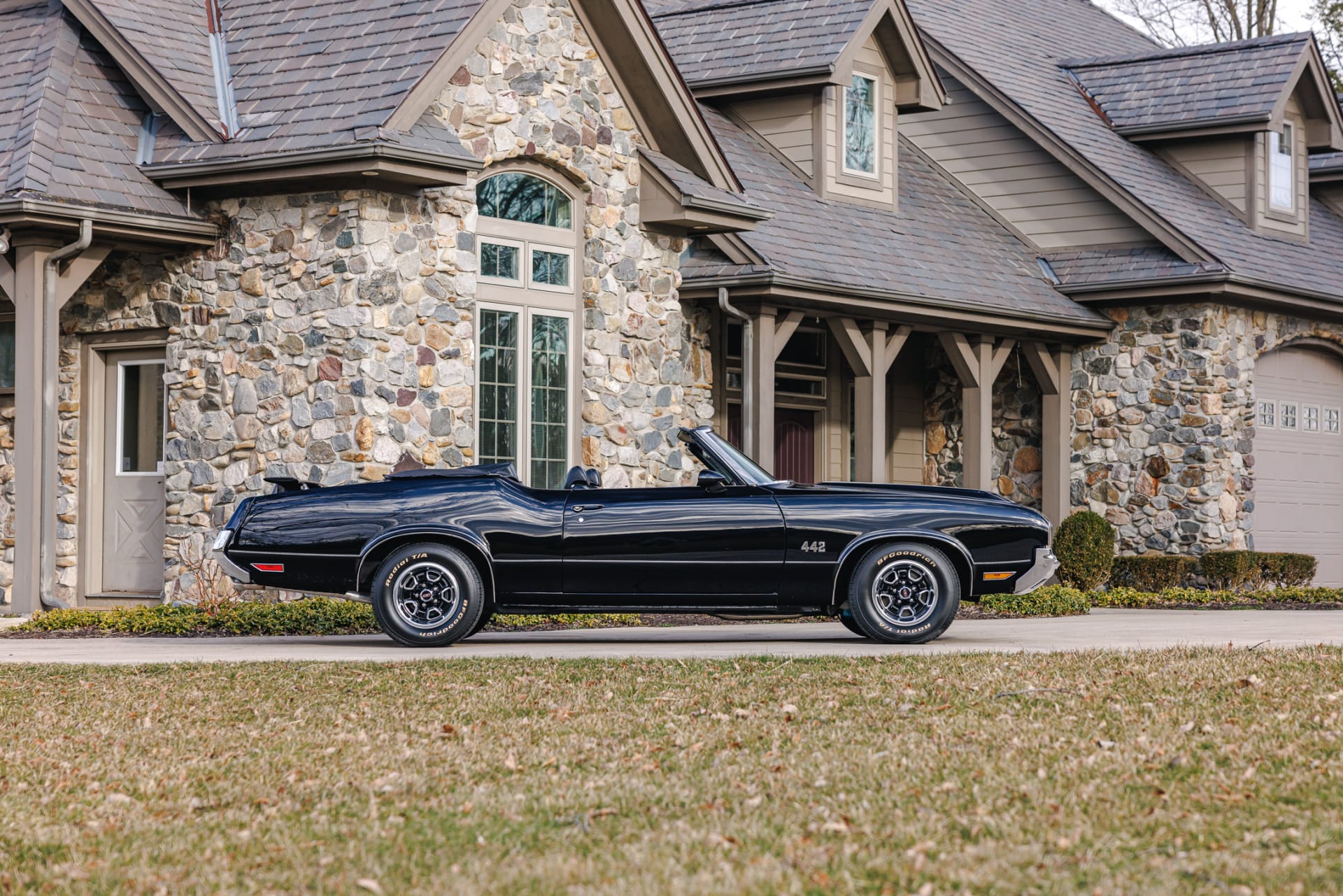 1970 Oldsmobile 442 Convertible at Indy 2023 as S197 - Mecum Auctions
