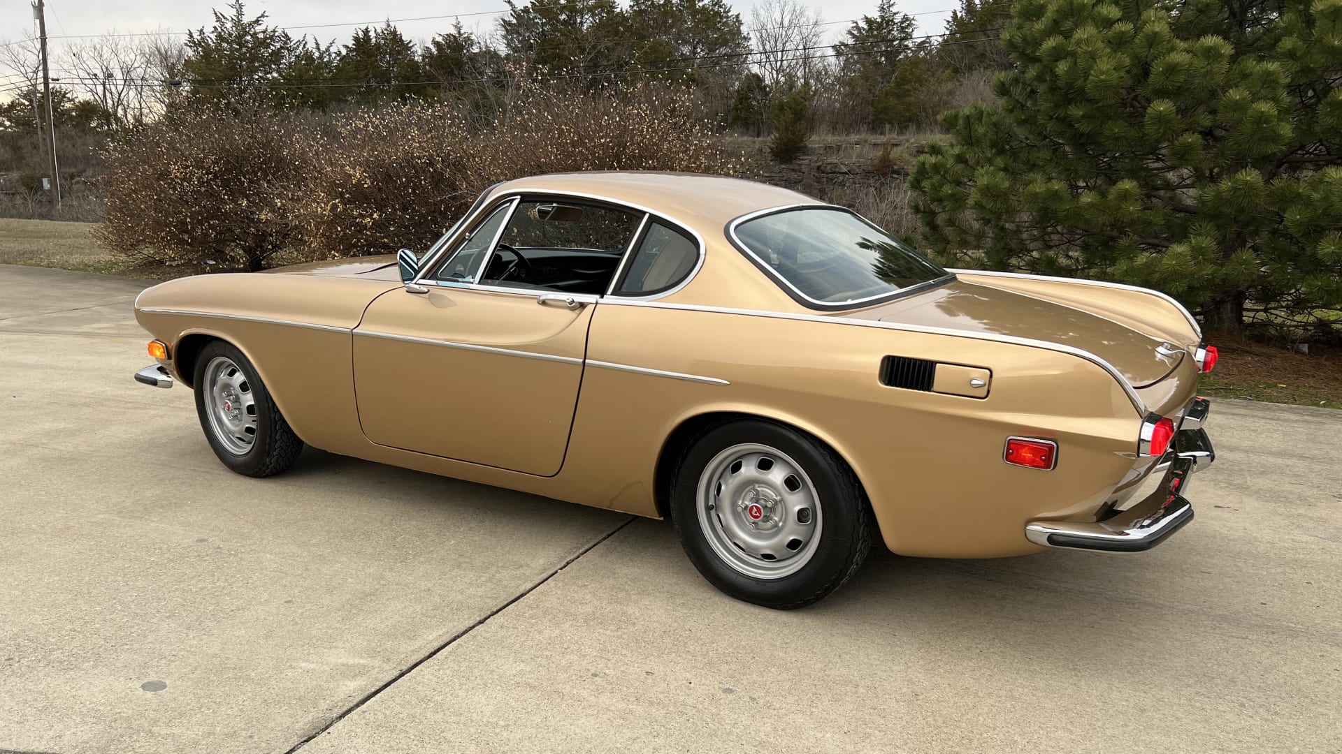 1972 Volvo P1800 at Indy 2023 as L63 - Mecum Auctions