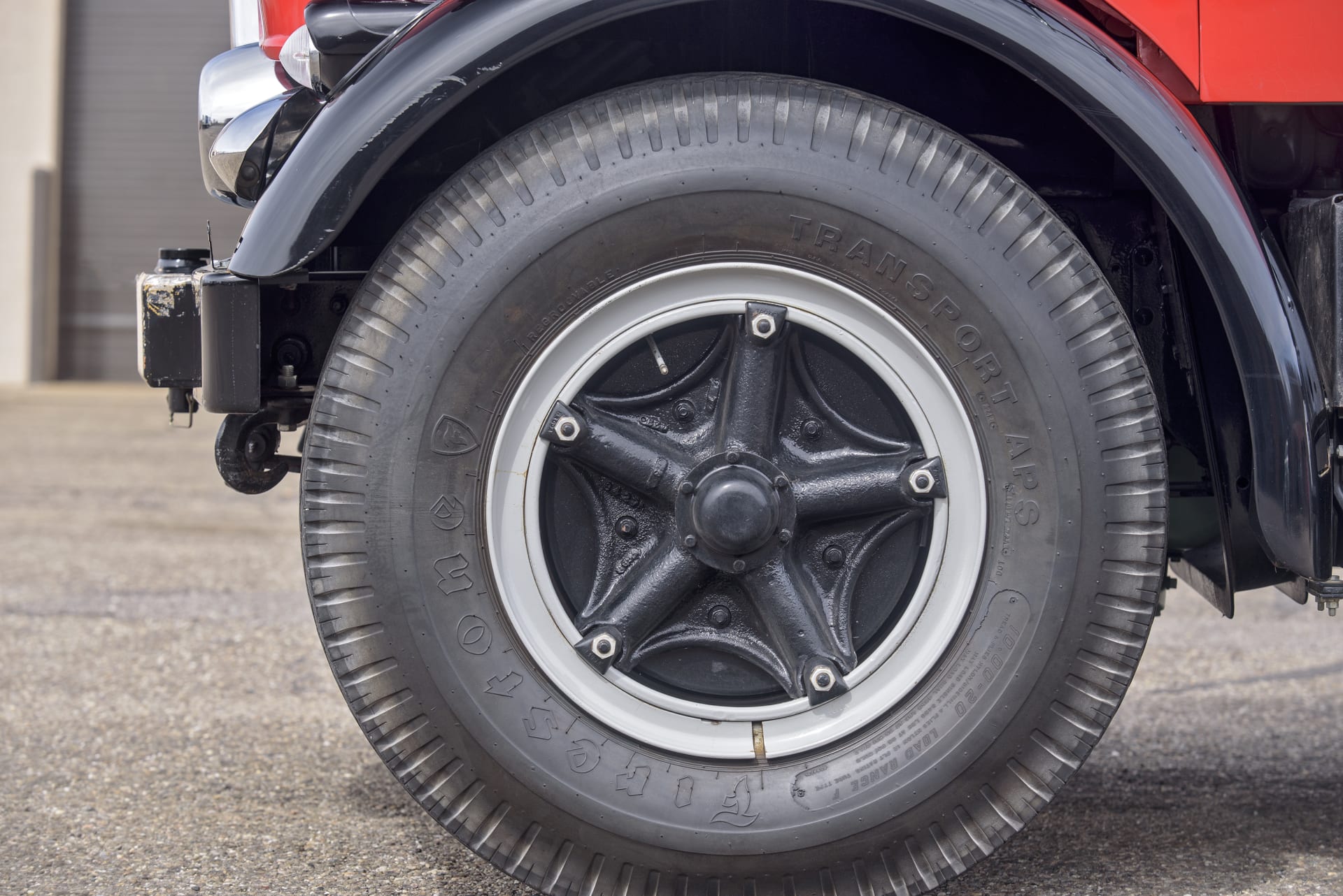 1960 GMC 860 at Indy 2023 as W178 - Mecum Auctions