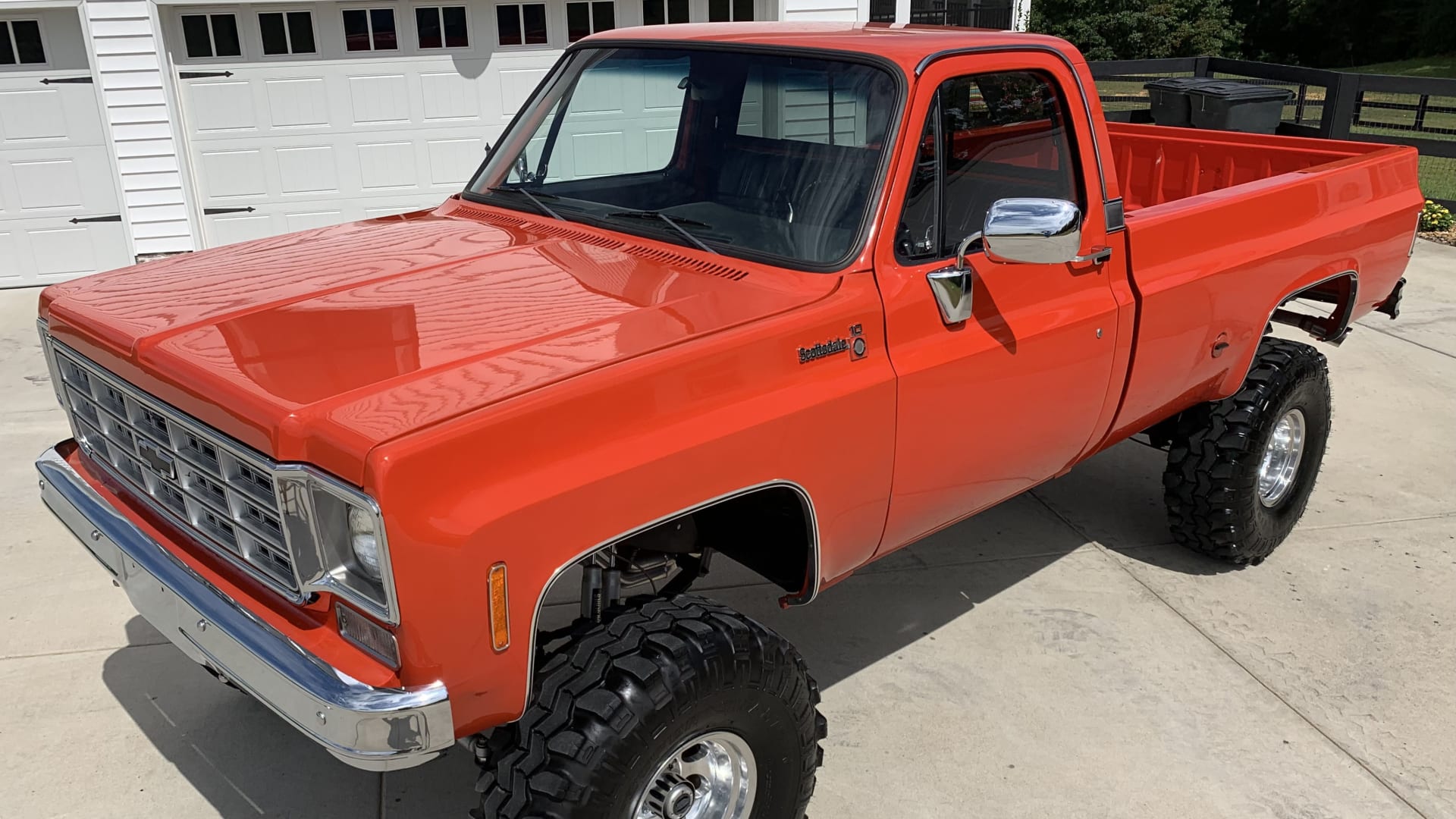 1976 Chevrolet K10 Custom Pickup at Indy 2023 as W26 - Mecum Auctions