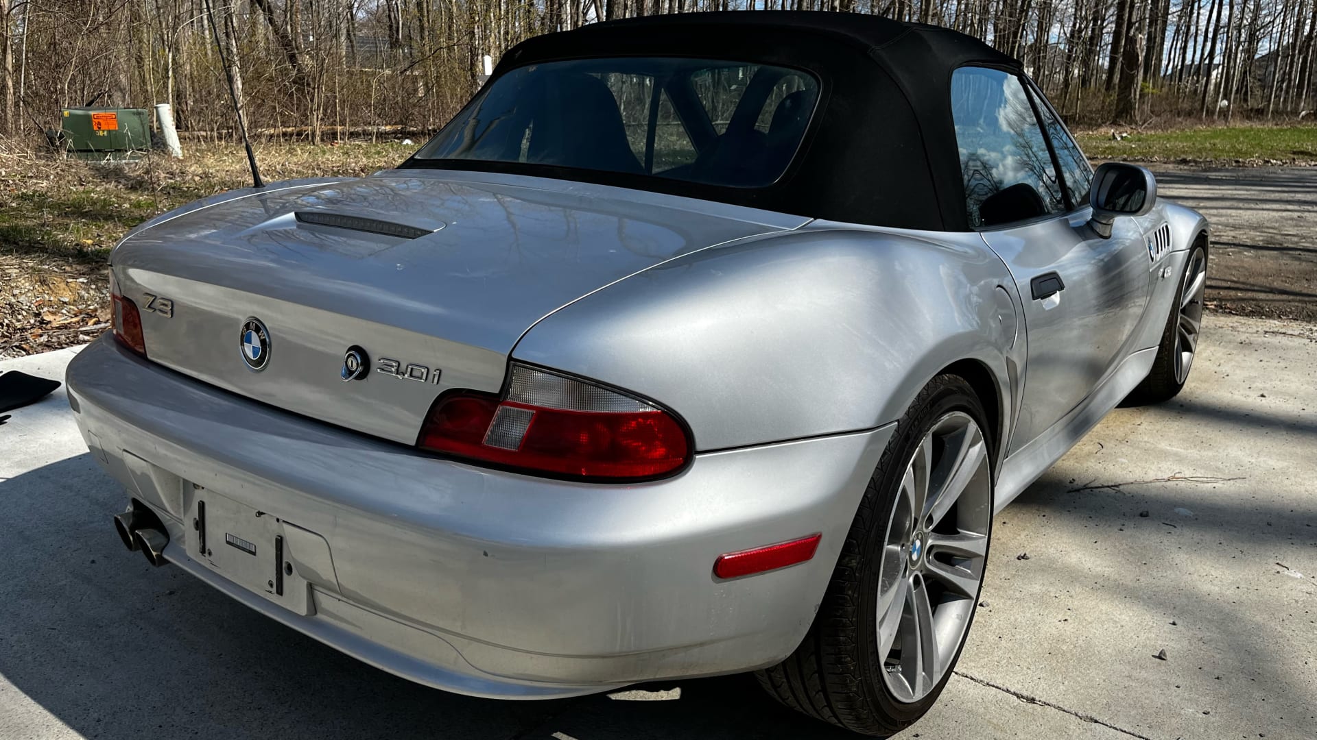 2001 BMW Z3 Roadster at Indy 2023 as J143 - Mecum Auctions