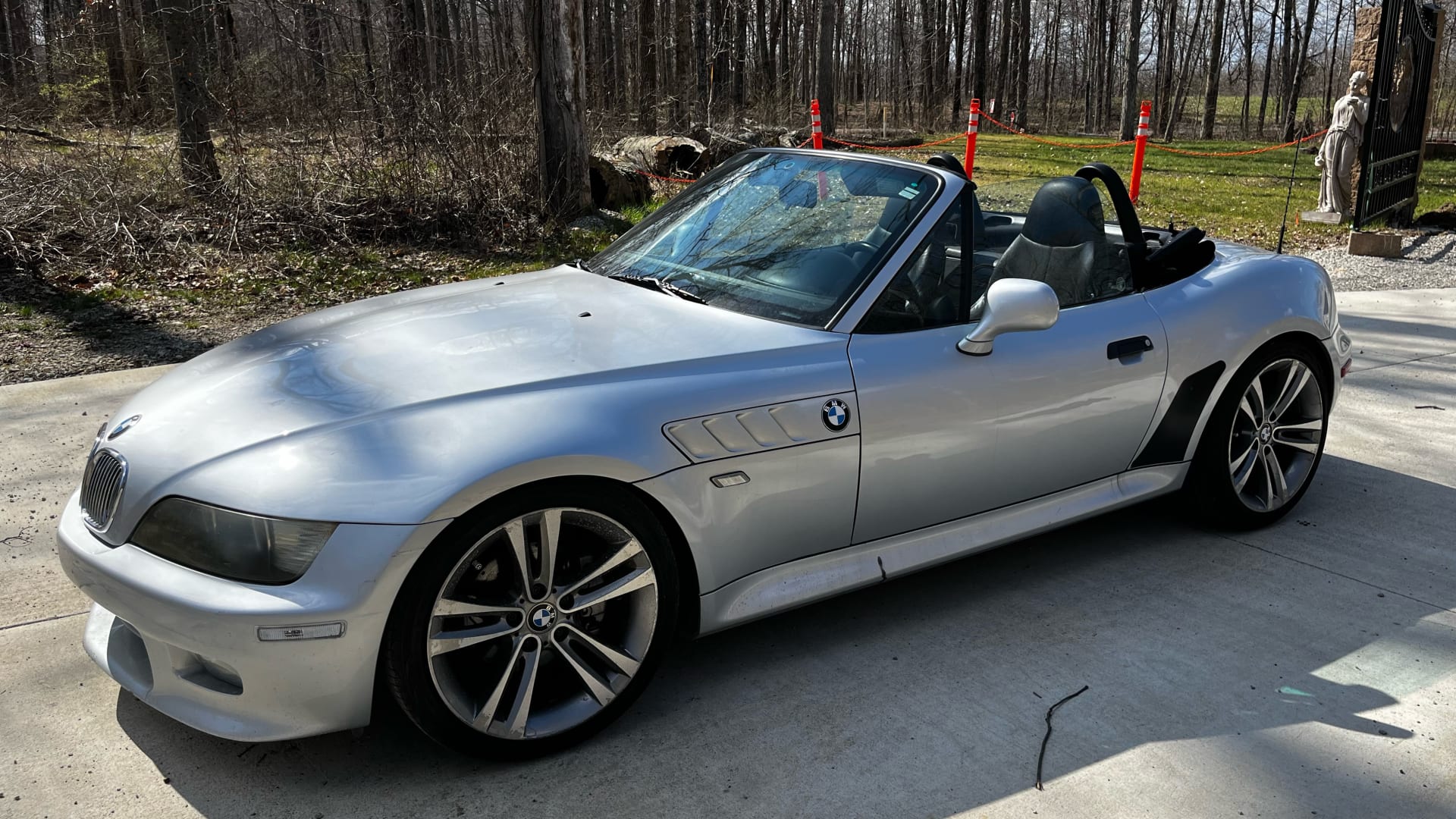 2001 BMW Z3 Roadster at Indy 2023 as J143 - Mecum Auctions
