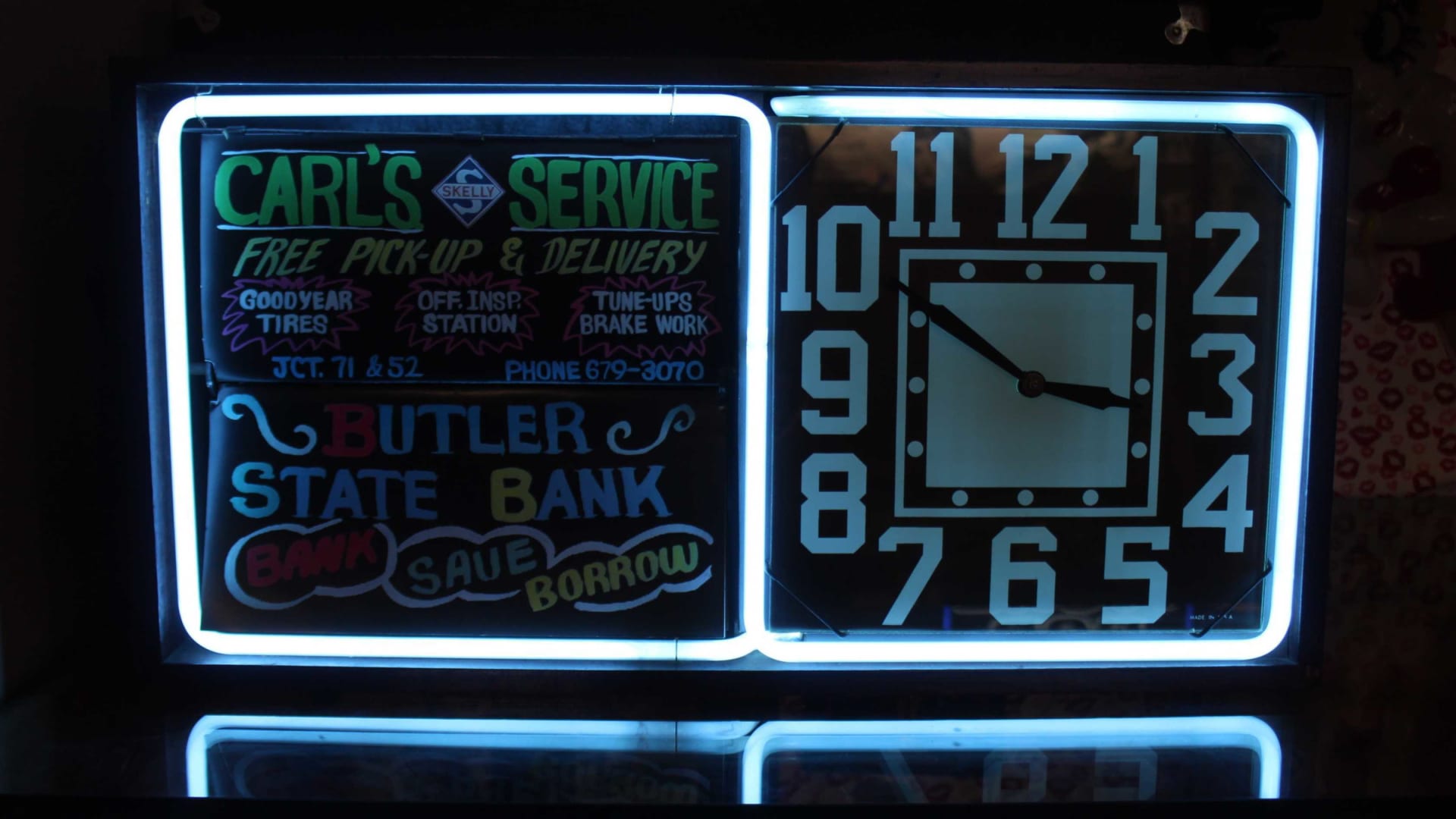 Rotating Advertising Neon Clock at Indy 2023 as M127 - Mecum Auctions