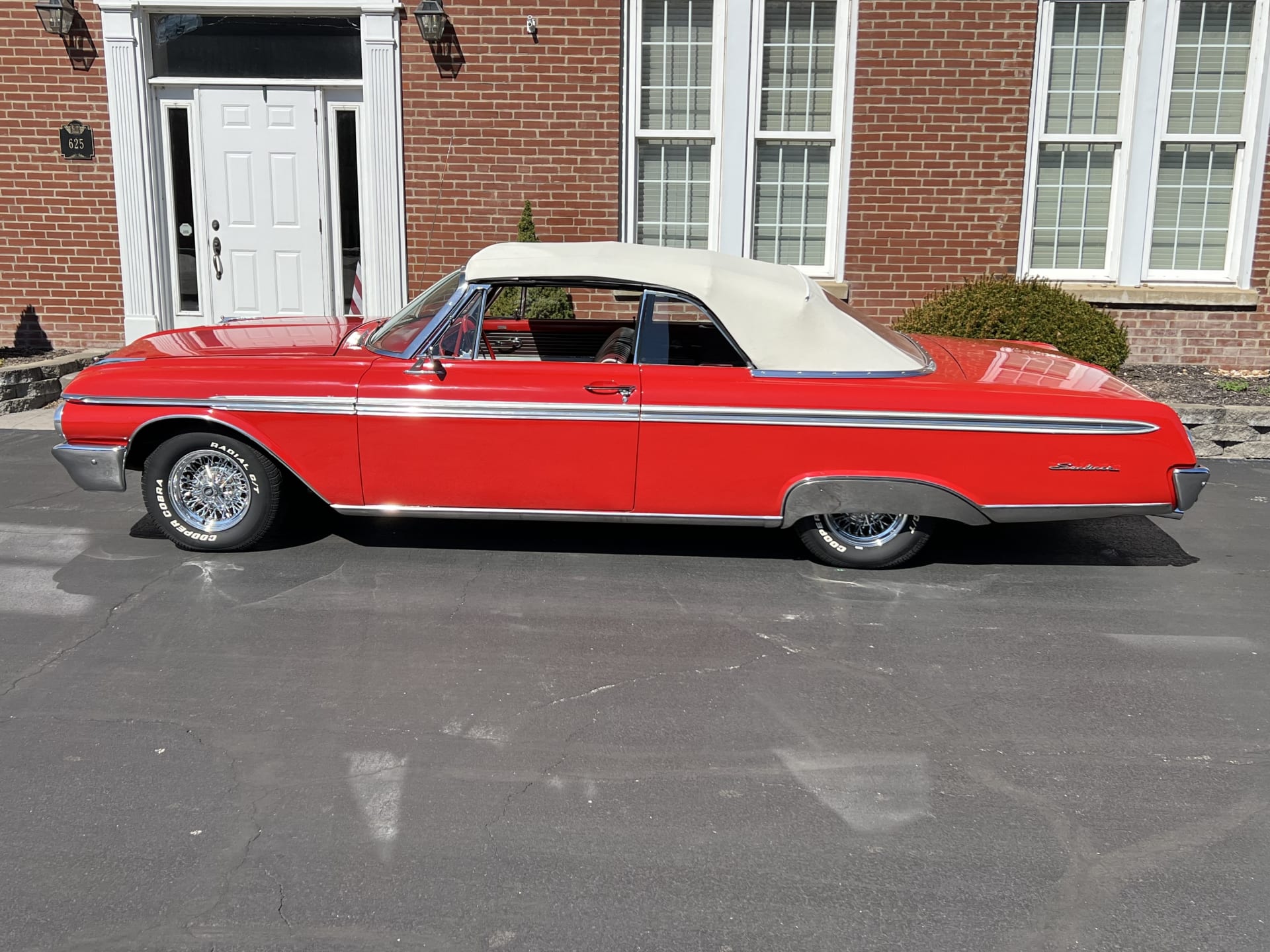 1962 Ford Galaxie 500 Sunliner at Houston 2023 asT115 - Mecum Auctions