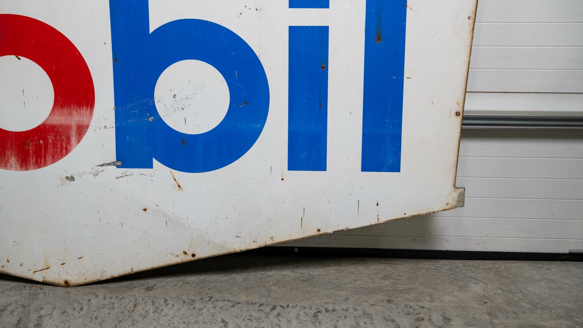 Mobil Single-Sided Tin Sign at Indy 2023 as M359 - Mecum Auctions