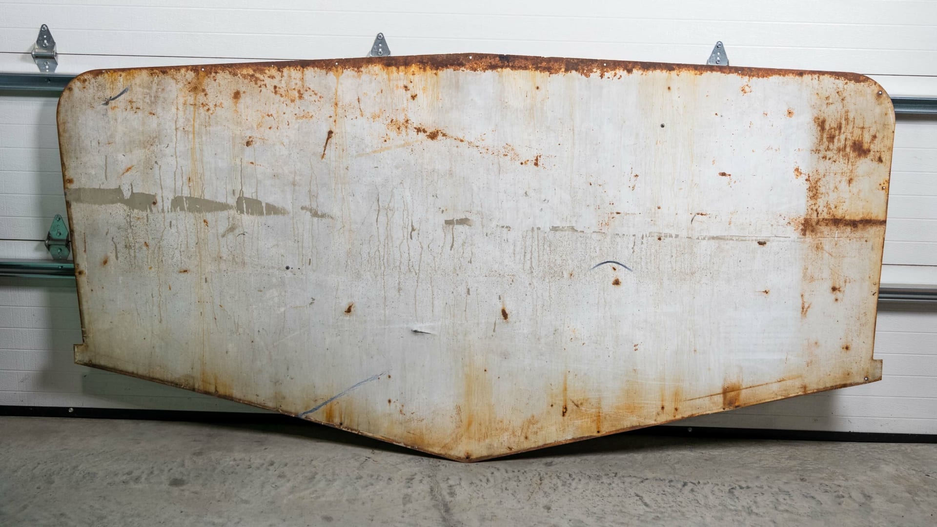 Mobil Single-Sided Tin Sign at Indy 2023 as M359 - Mecum Auctions