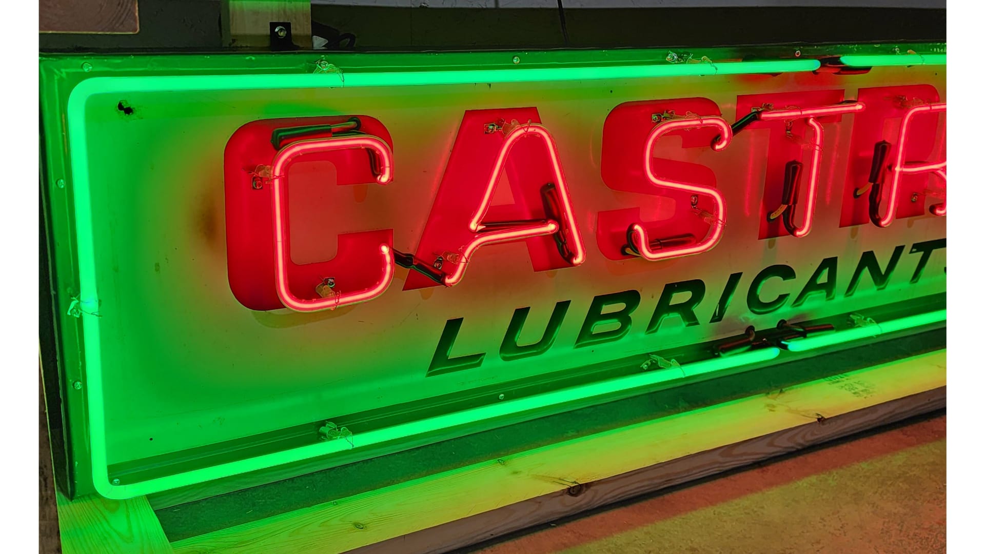 Castrol Lubricants Single-Sided Tin Neon Sign at Indy 2023 as M98 ...