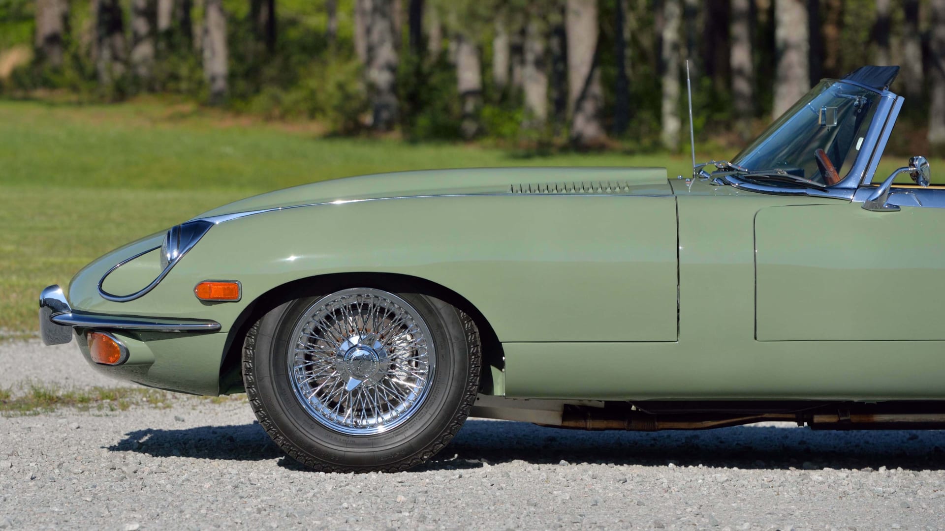 1969 Jaguar E-Type Series II Roadster at Indy 2023 as S220 - Mecum Auctions