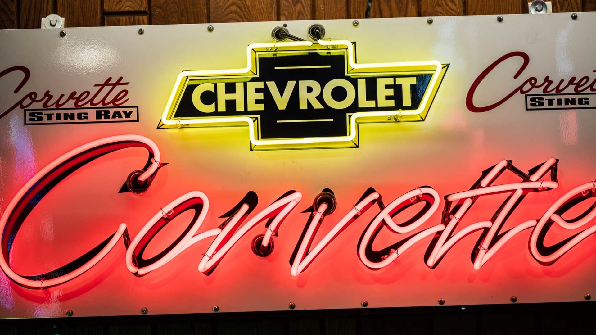 Chevrolet Corvette Stingray Single-Sided Porcelain Neon Sign at The ...
