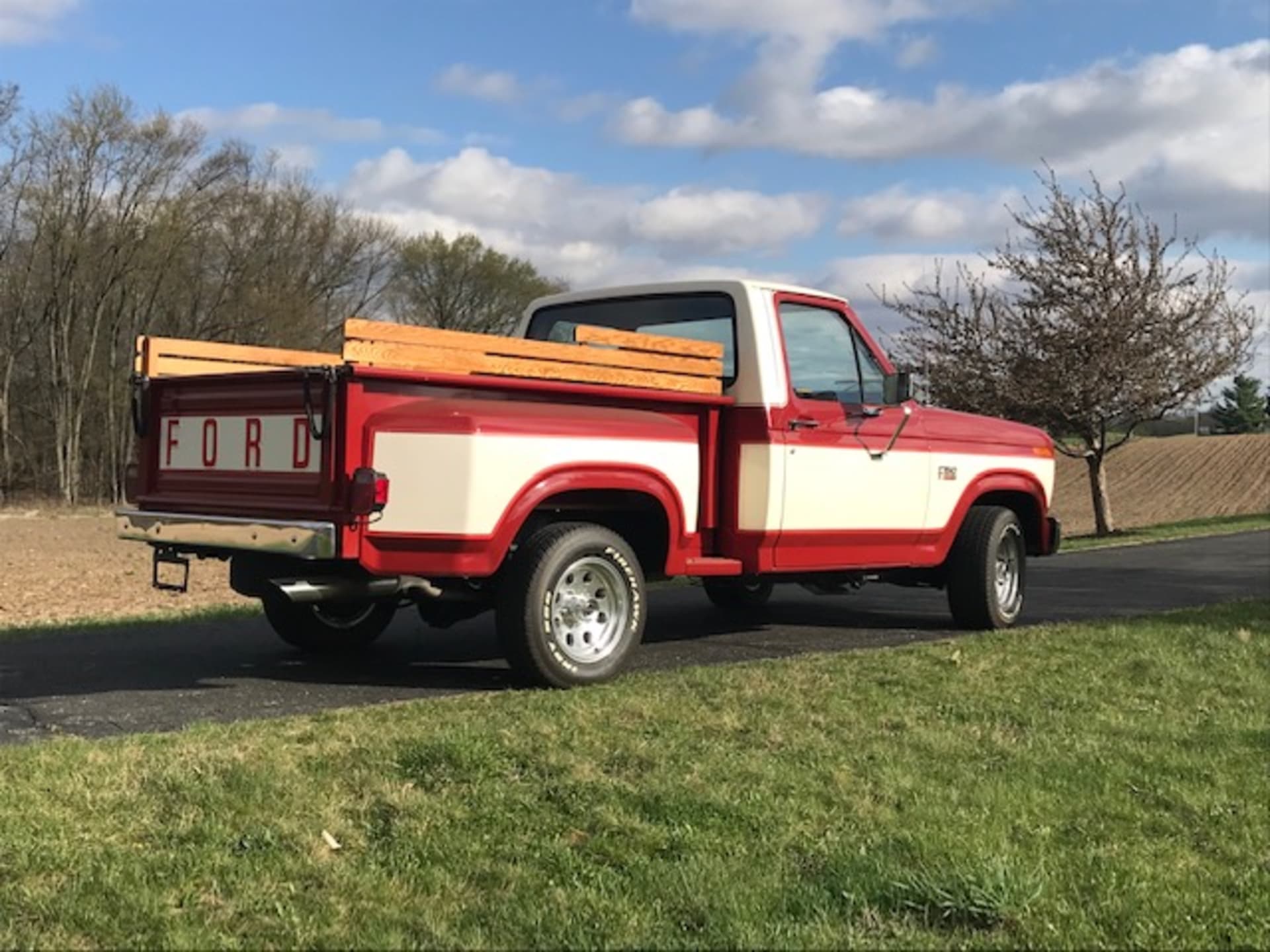 1985 Ford F150 Pickup at Indy 2023 as L190 - Mecum Auctions