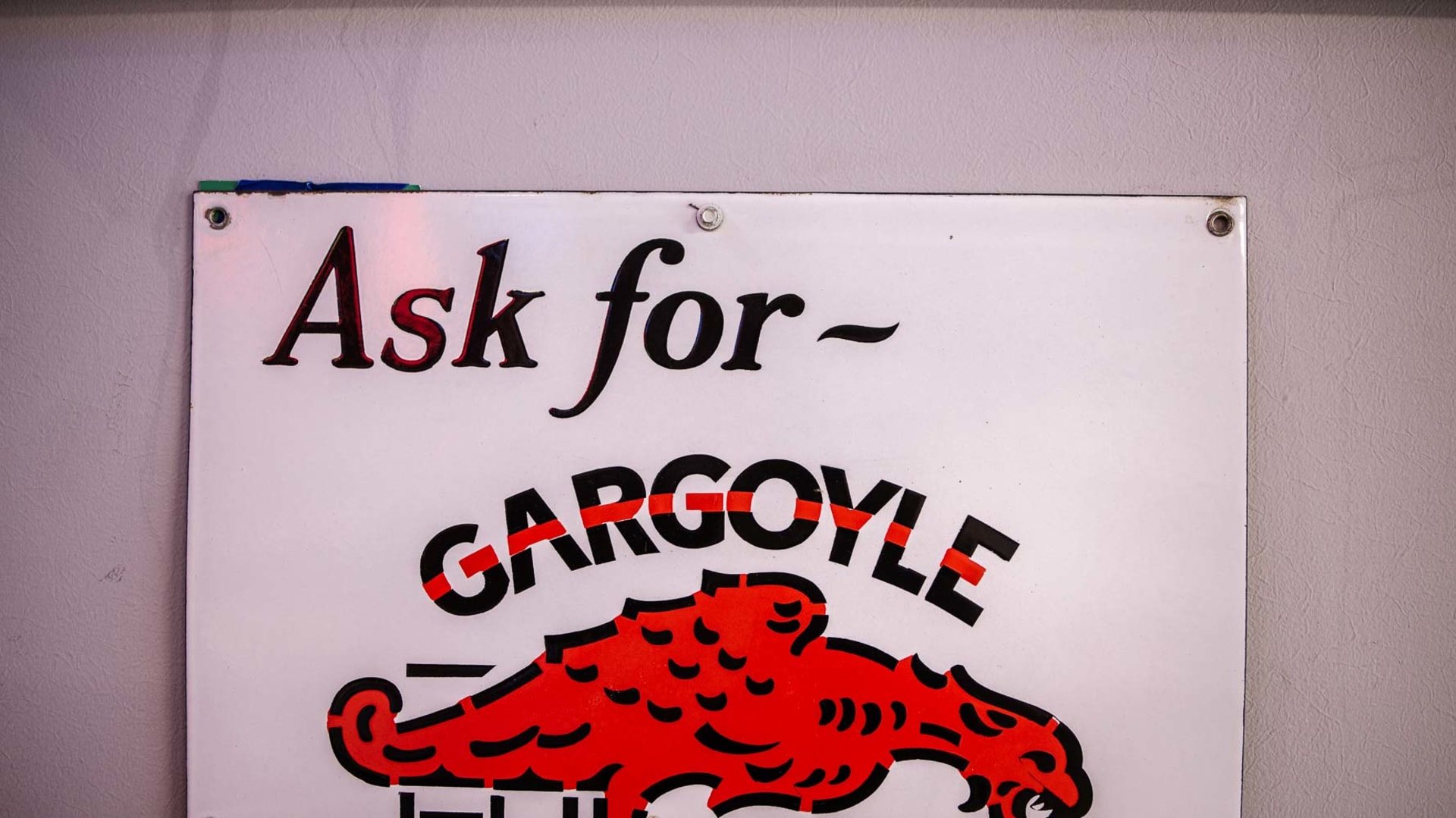 Mobiloil Gargoyle Porcelain Sign at The World’s Largest Road Art ...