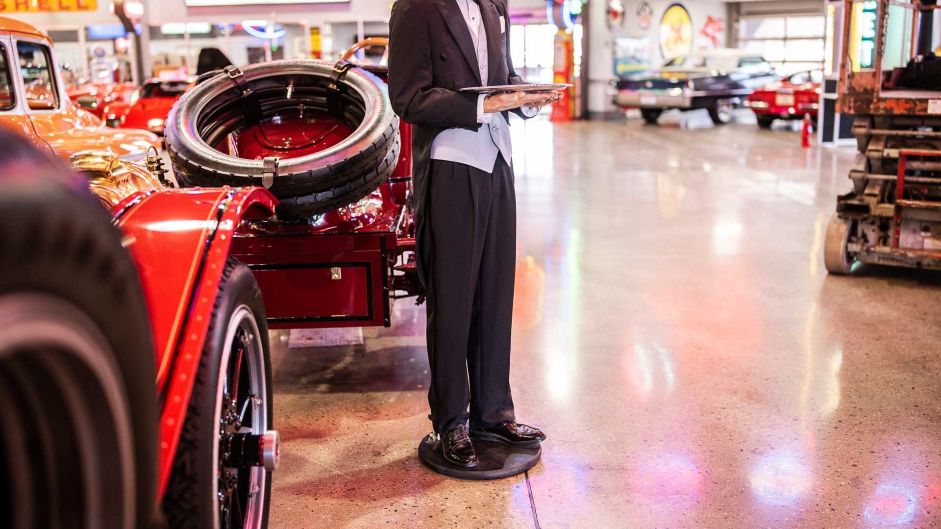 Butler Mannequin with Serving Tray at The World’s Largest Road Art ...