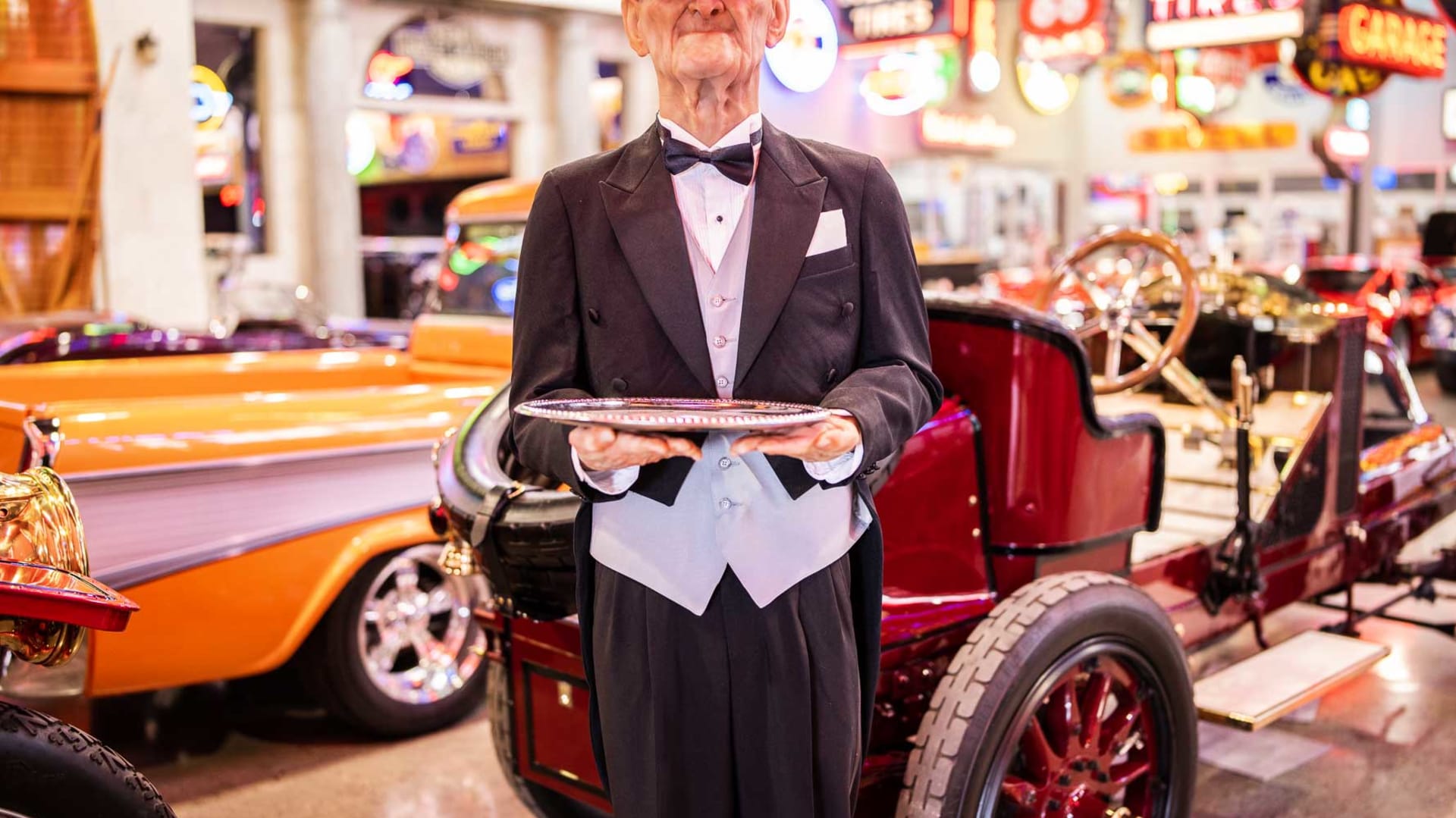 Butler Mannequin with Serving Tray at The World’s Largest Road Art ...