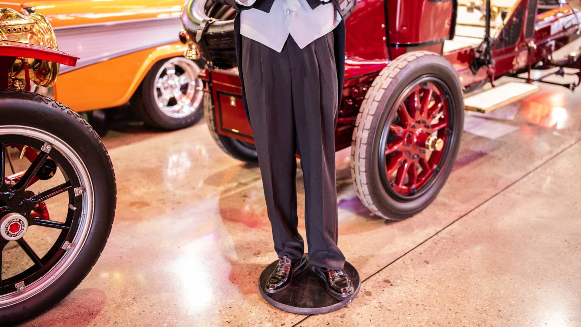 Butler Mannequin with Serving Tray at The World’s Largest Road Art ...