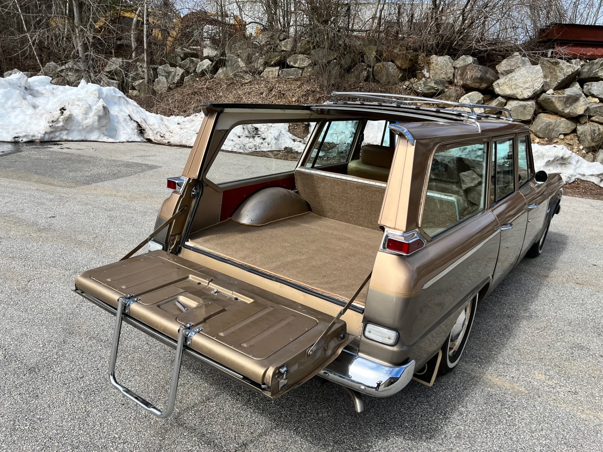 1964 Studebaker Wagonaire at Indy 2023 as W147 - Mecum Auctions