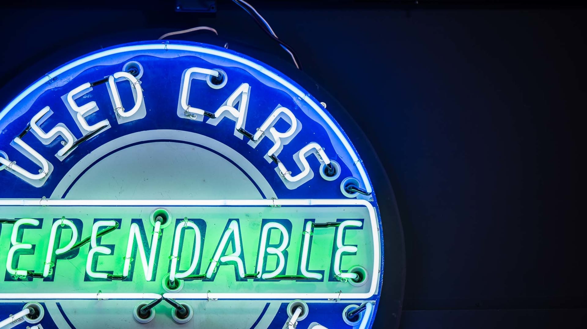 Dependable Used Cars Single-Sided Porcelain Neon Sign at The World’s ...