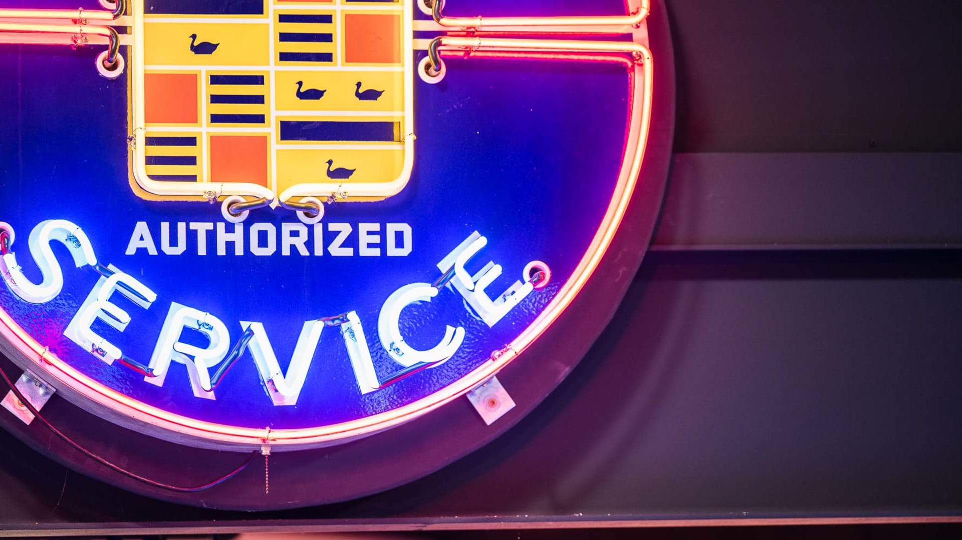Cadillac Authorized Service Single-Sided Porcelain Neon Sign at The ...