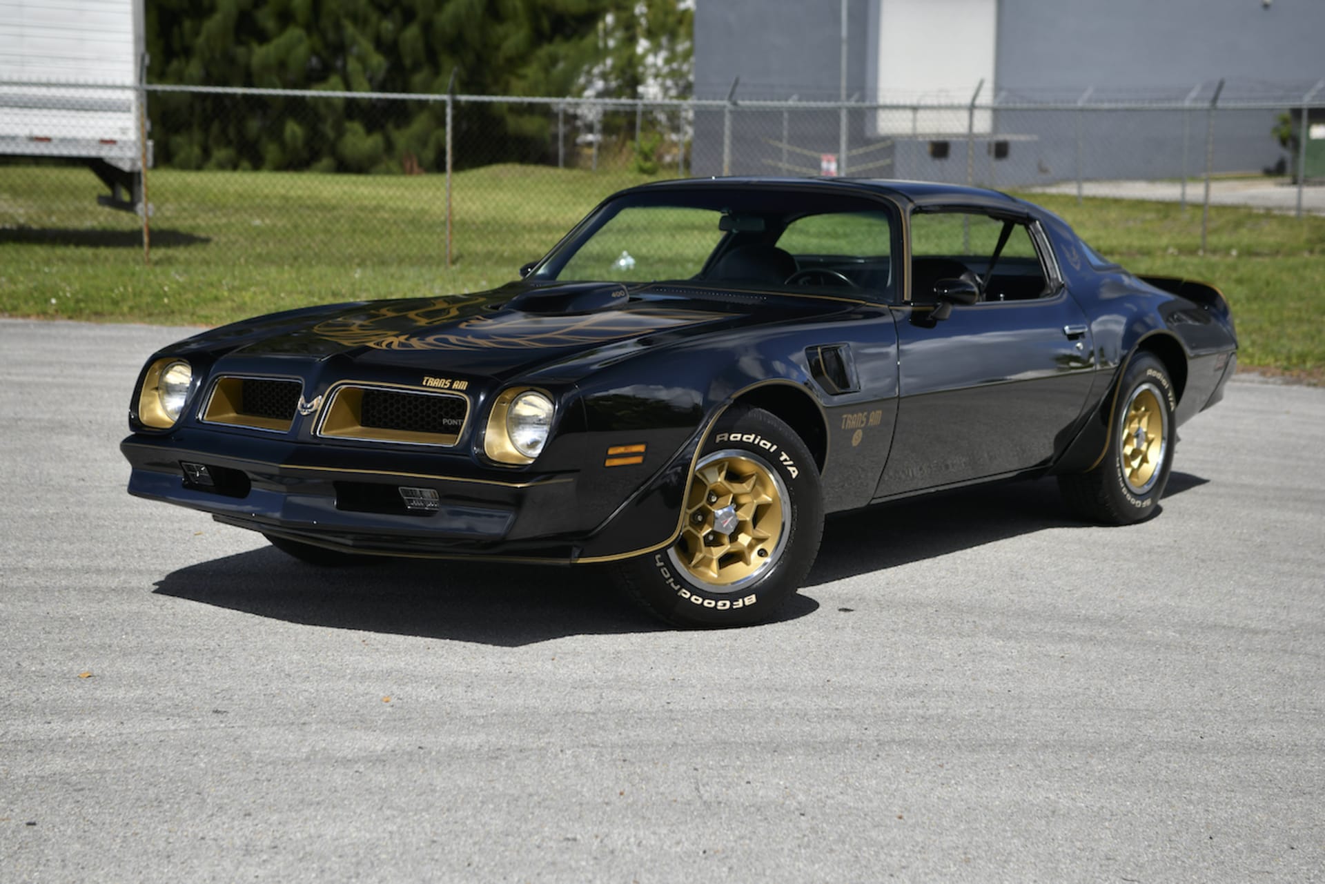 1976 Pontiac Trans Am SE at Indy 2023 as F128.1 - Mecum Auctions