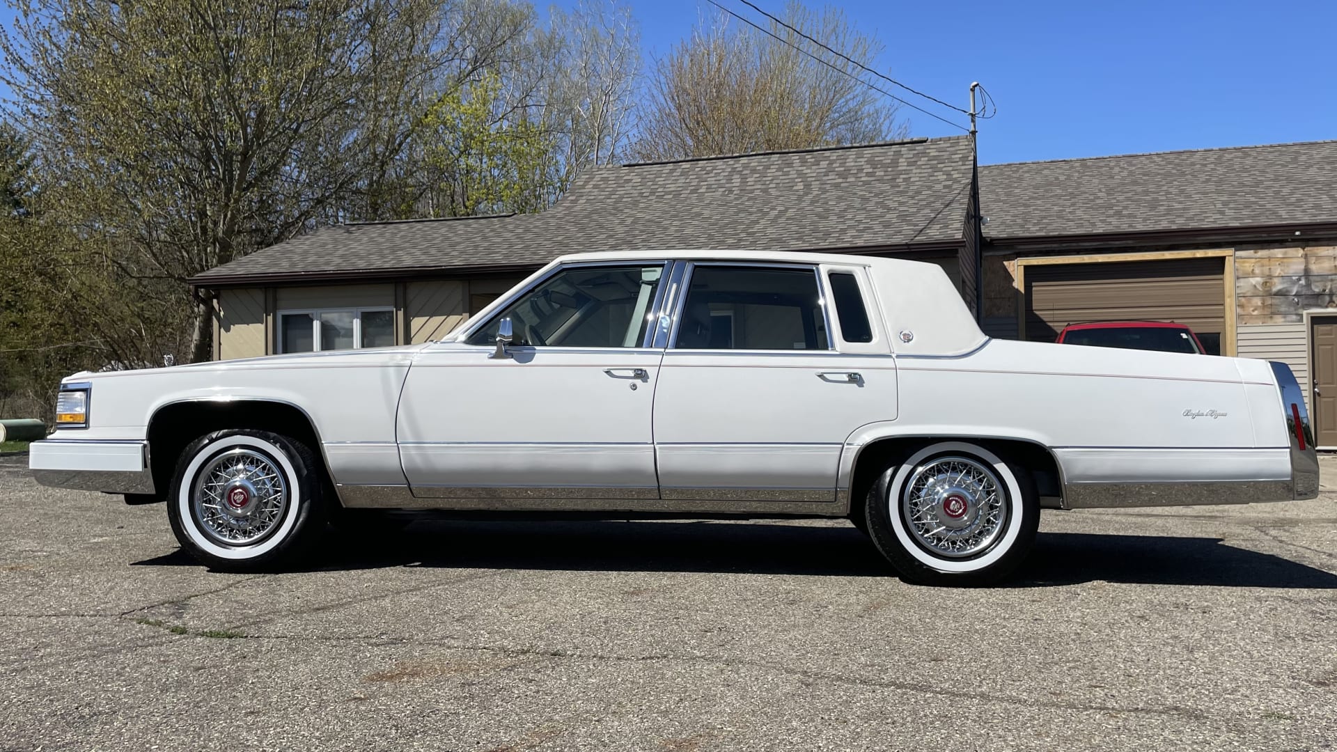 1991 Cadillac Brougham d'Elegance at Indy 2023 as L60 - Mecum Auctions