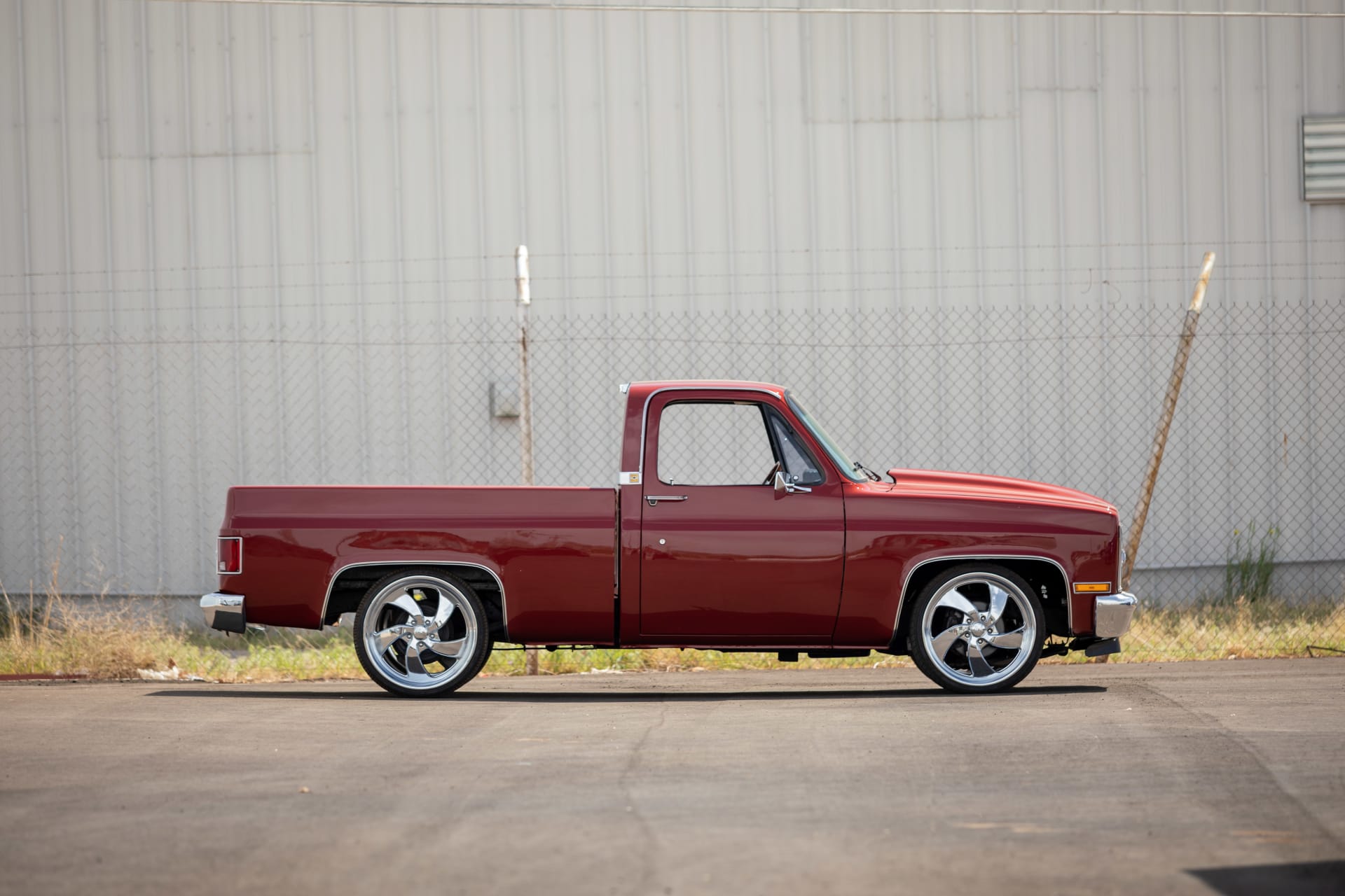 1985 Chevrolet C10 Custom Pickup at Indy 2023 as F262 - Mecum Auctions