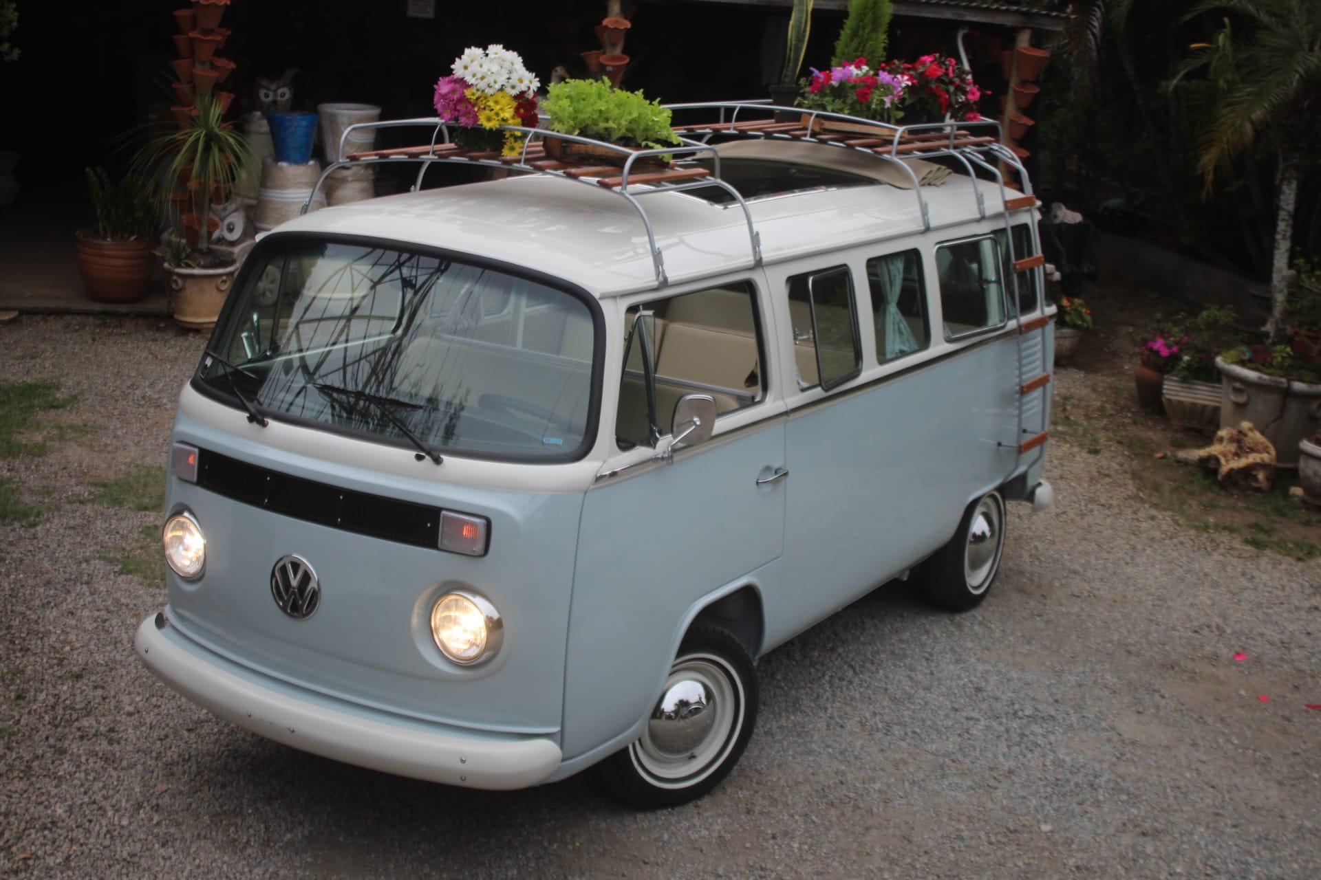 1977 Volkswagen Kombi Type II Bus at Indy 2023 as J182 - Mecum Auctions