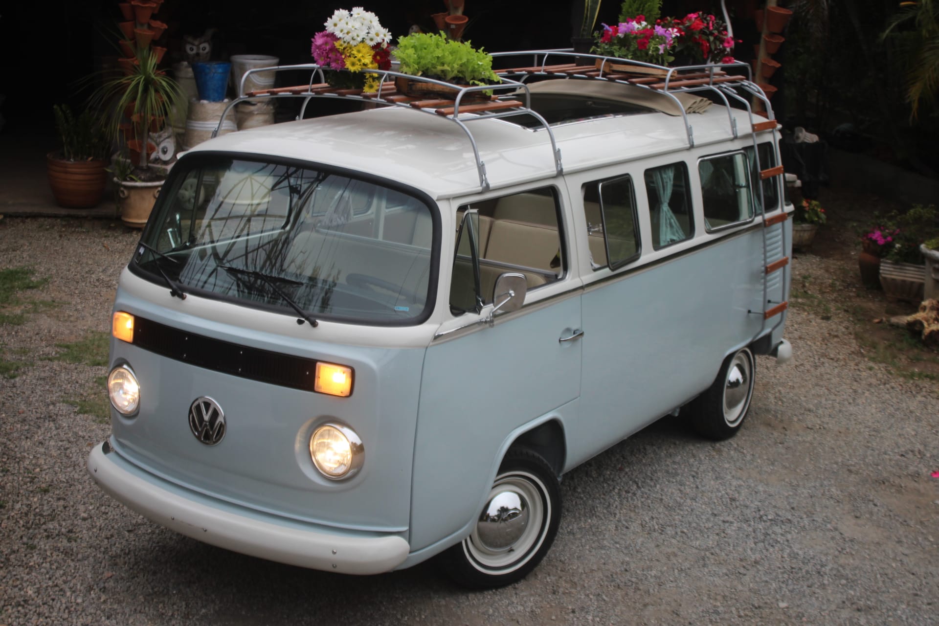 1977 Volkswagen Kombi Type II Bus at Indy 2023 as J182 - Mecum Auctions