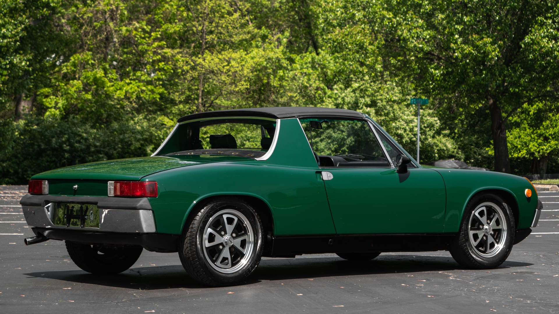 1972 Porsche 914 at Indy 2023 as T253 - Mecum Auctions