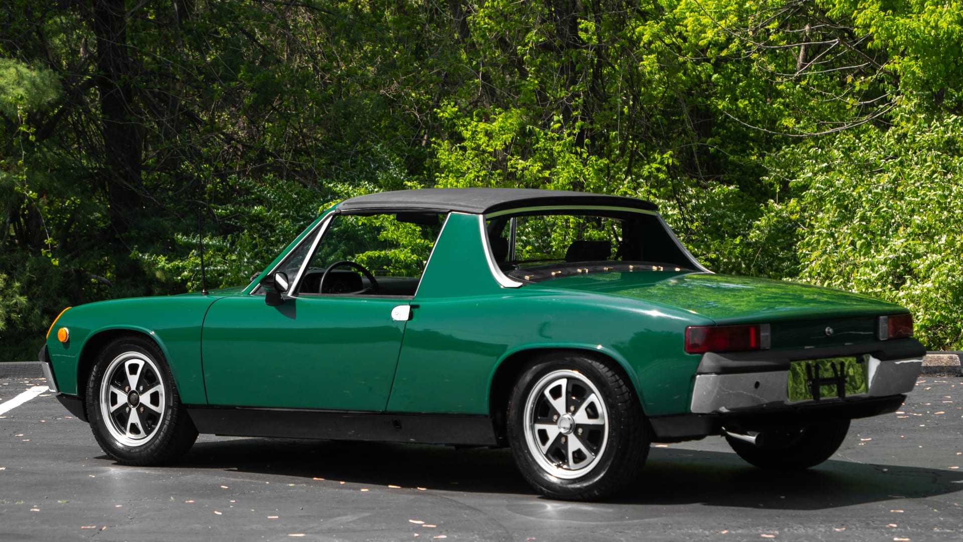 1972 Porsche 914 at Indy 2023 as T253 - Mecum Auctions