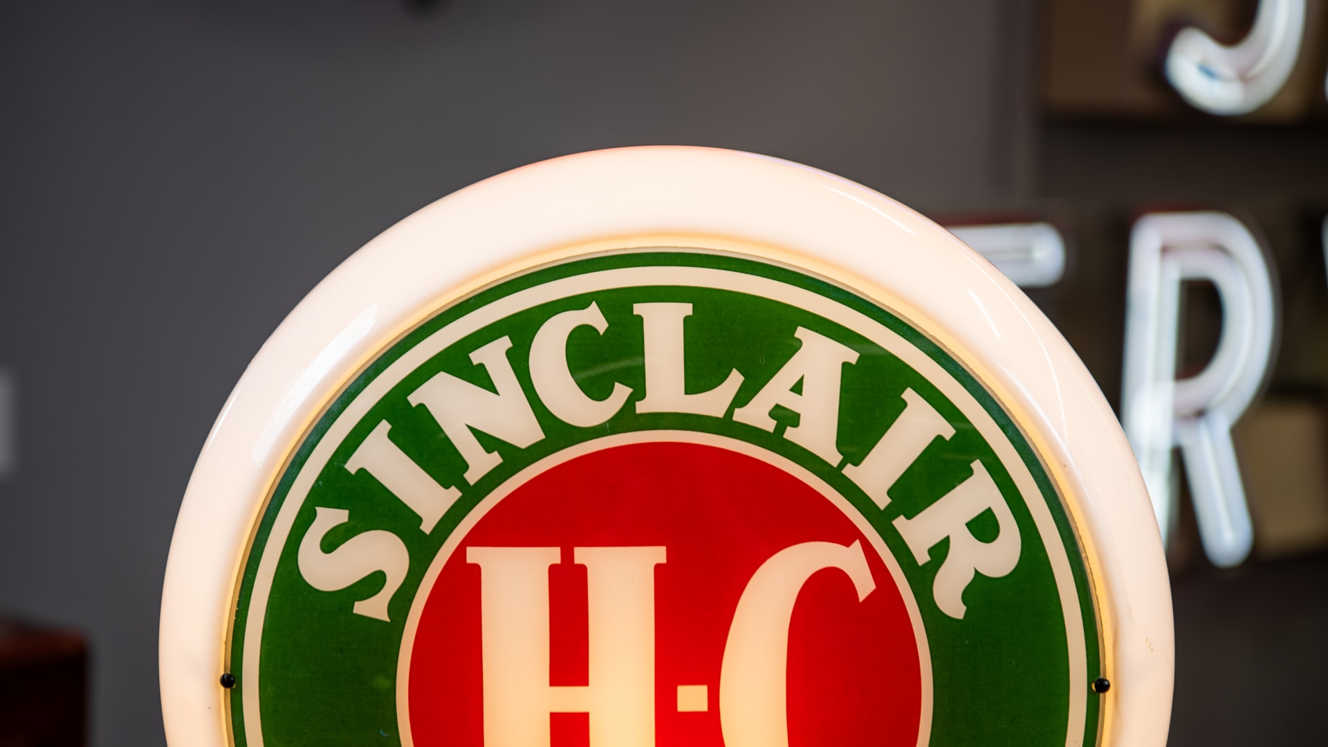 Sinclair H-C Gasoline Gas Pump Globe at The World’s Largest Road Art Auction 2023 as X729 ...