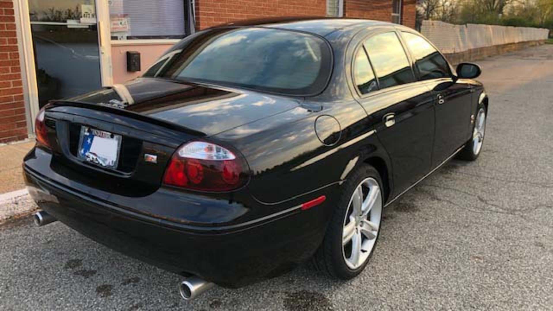 2005 Jaguar S-Type R at Indy 2023 as G148 - Mecum Auctions