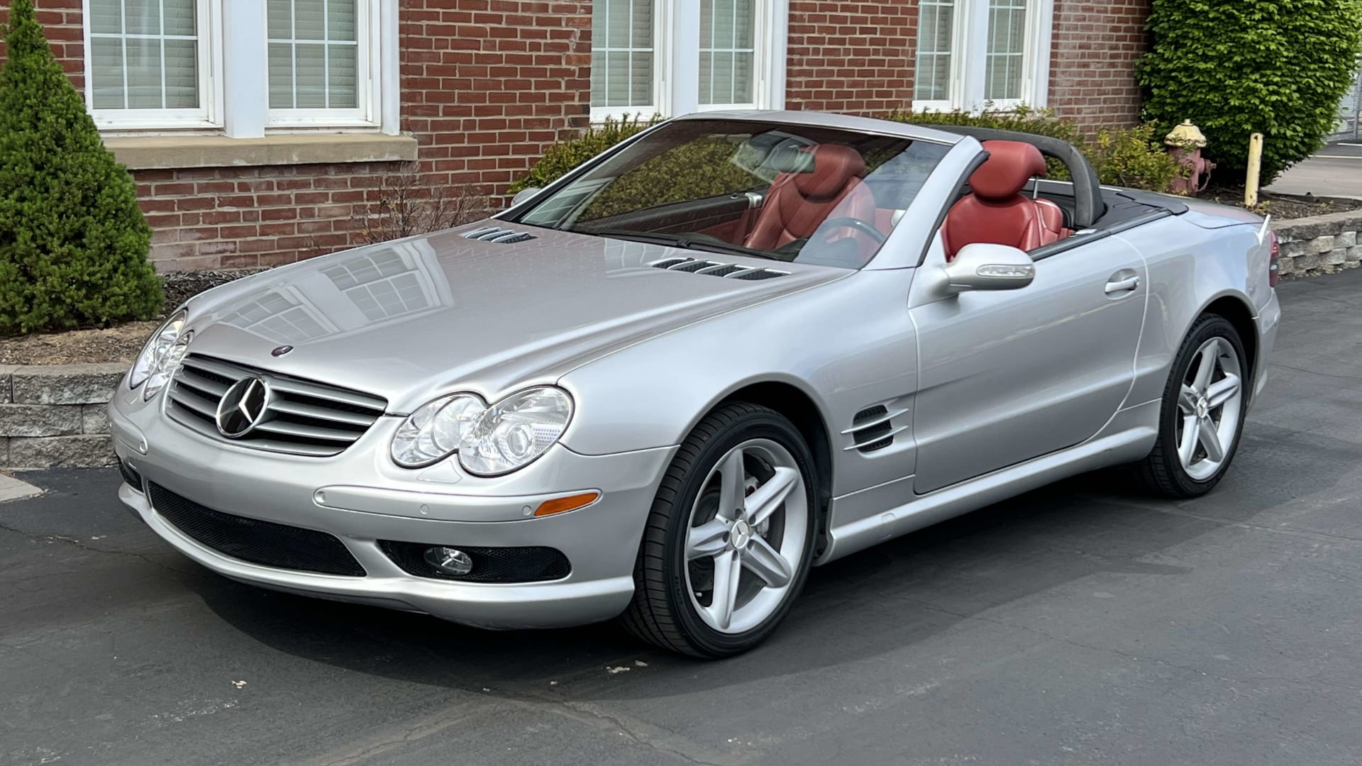 2003 Mercedes-Benz SL500 Convertible at Indy 2023 as K17 - Mecum Auctions
