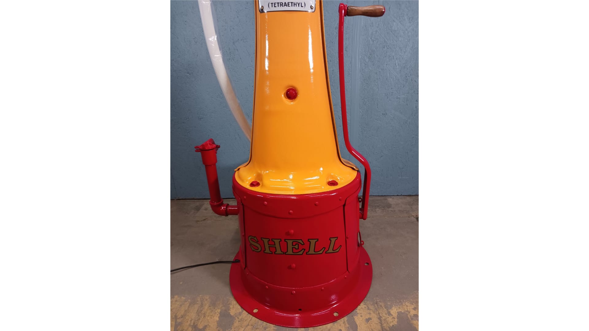 1920s Shell Fry Mae West Model 117 Visible Gas Pump at Indy 2023 as ...