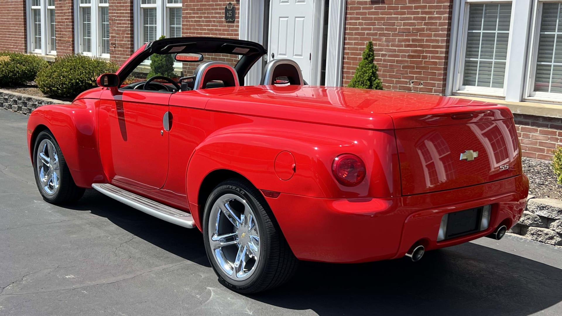 2005 Chevrolet SSR at Indy 2023 as S43 - Mecum Auctions