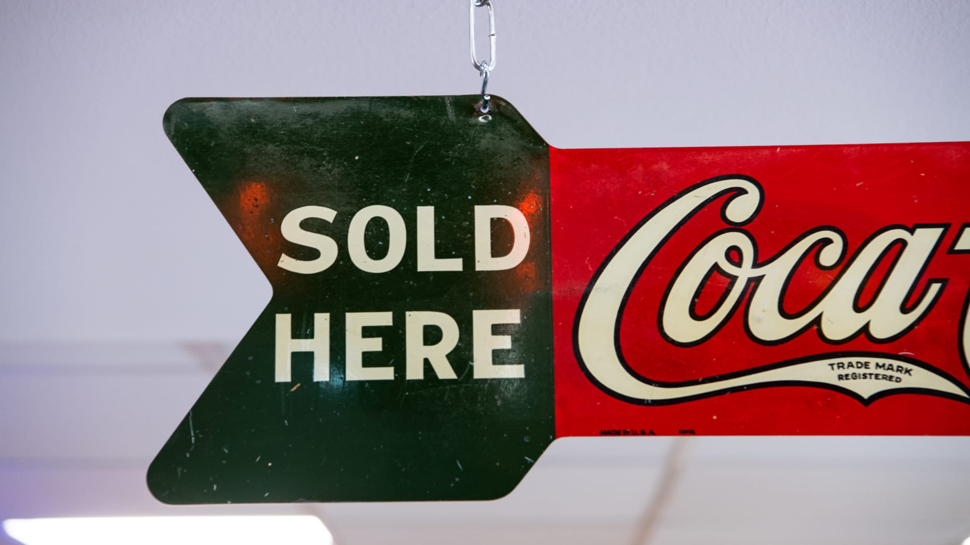 1987 Coca-Cola Double-Sided Tin Arrow Sign at The World’s Largest Road ...