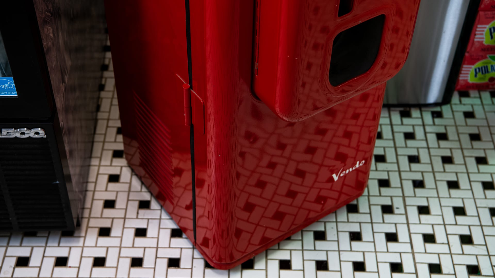 1961 Coca-Cola Vendo Model 44 Vending Machine at The World’s Largest ...