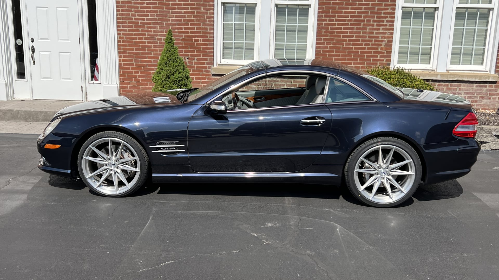 2008 Mercedes-Benz SL600 Convertible at Indy 2023 as T65 - Mecum Auctions