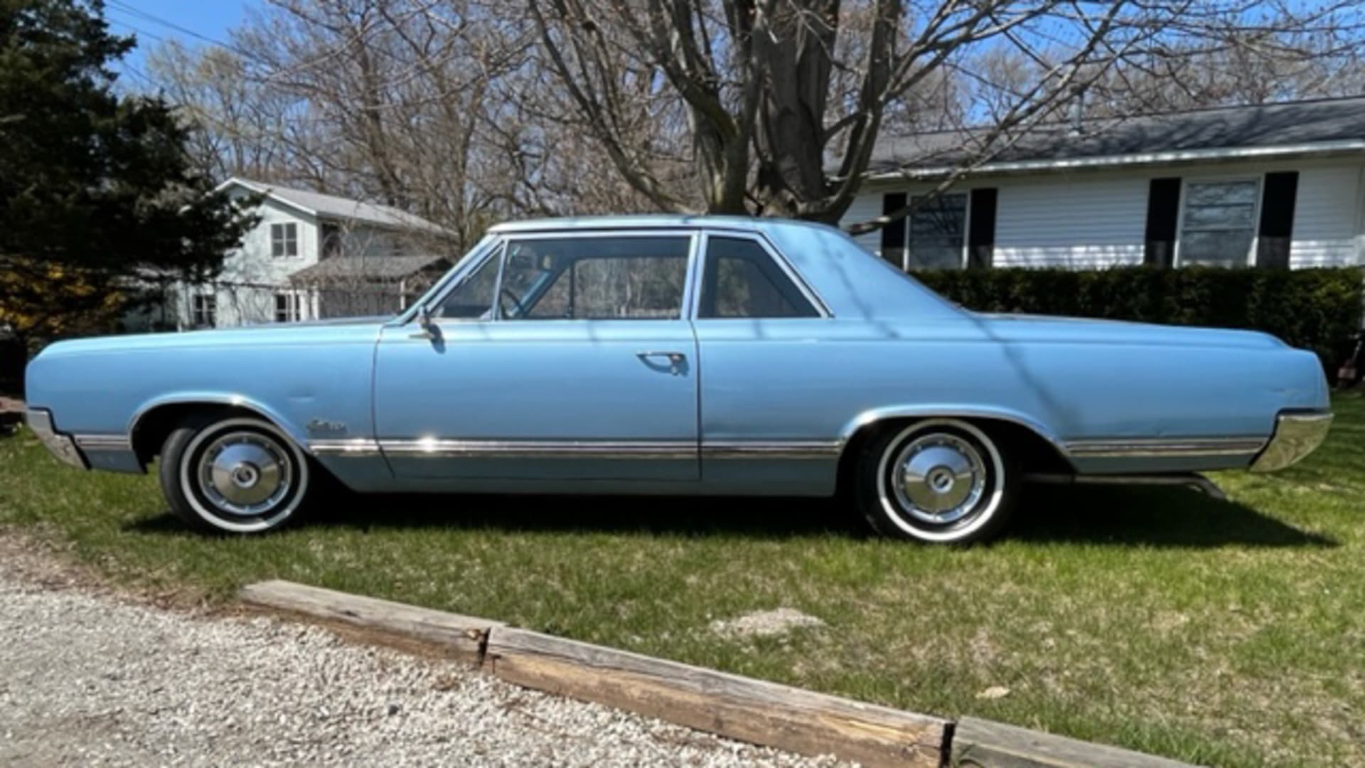 1965 Oldsmobile Cutlass F85 Hardtop at Indy 2023 as G254 - Mecum Auctions