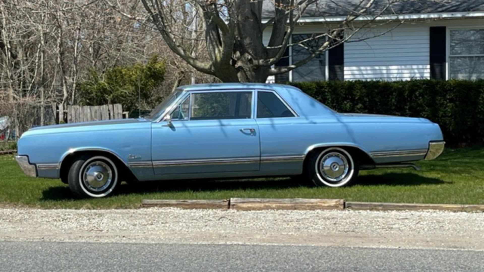 1965 Oldsmobile Cutlass F85 Hardtop at Indy 2023 as G254 - Mecum Auctions